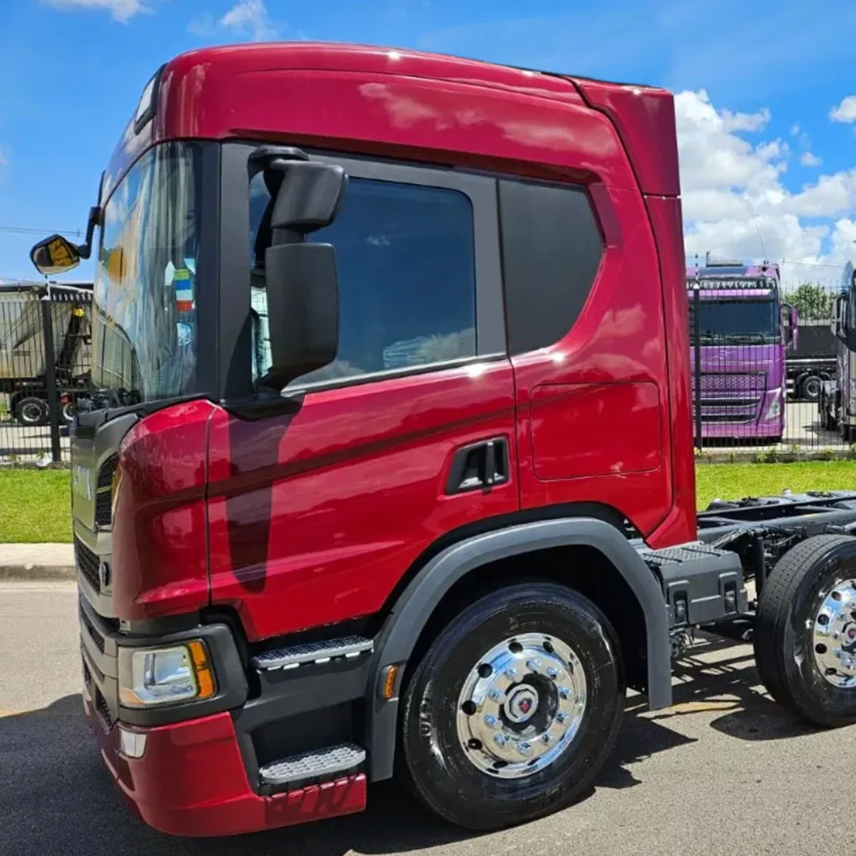 Acabamento da Caixa de Estribo Scania NTG P - LD - BRUTOEXPRESS | Tudo ...
