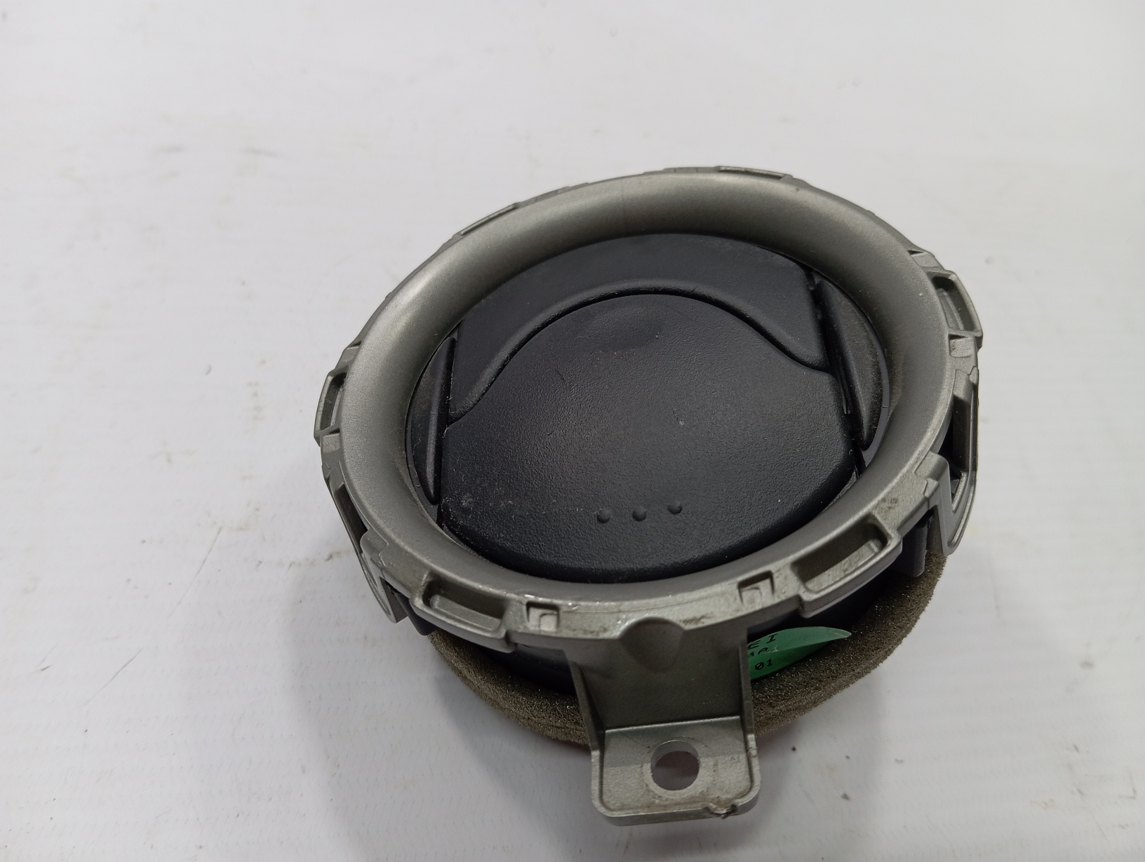 DIFUSOR DE AR LATERAL DO PAINEL NISSAN VERSA 2018 - Geober Auto Peças