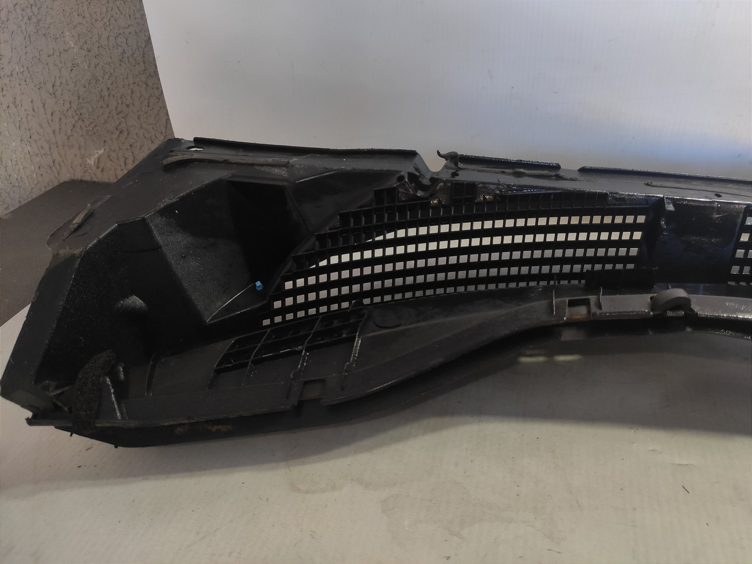 PAINEL GRELHA CHURRASQUEIRA NISSAN MARCH 2019 - Geober Auto Peças