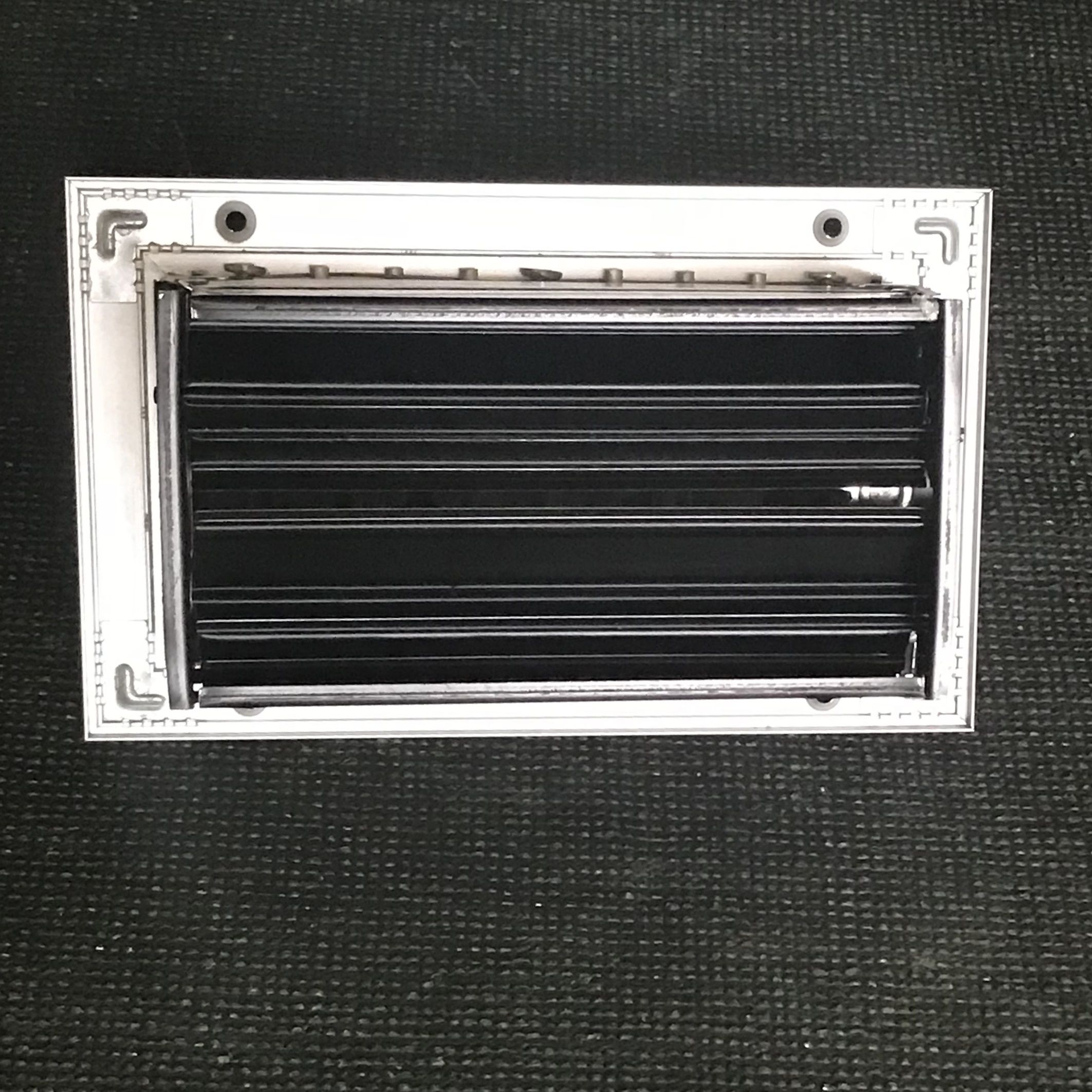 GRELHA VERTICAL MÓVEL COM REGISTRO ANODIZADO VAT-AG 225x125 - MULTIVAC ...