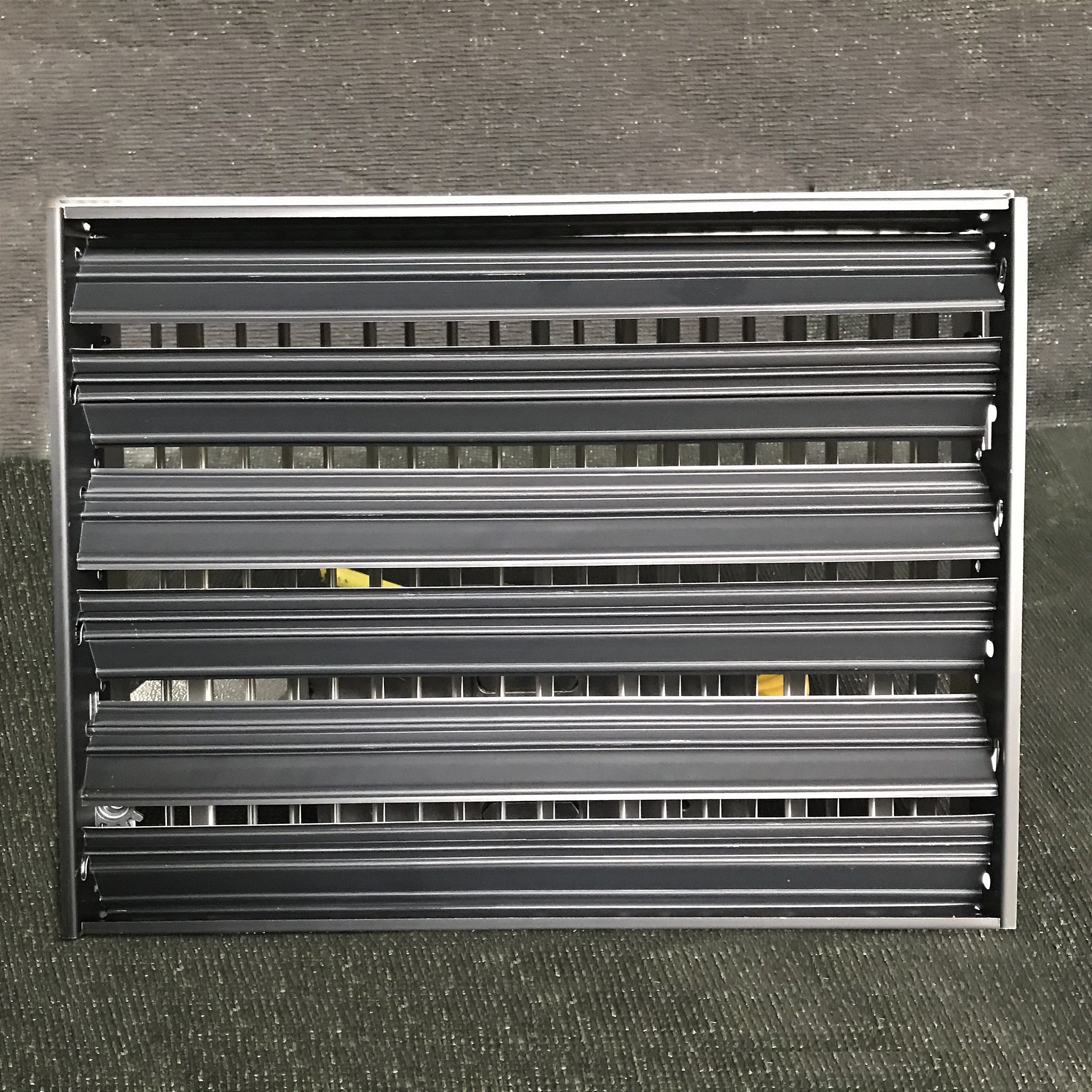 GRELHA VERTICAL MÓVEL COM REGISTRO ANODIZADO VAT-AG 425x325 - MULTIVAC ...