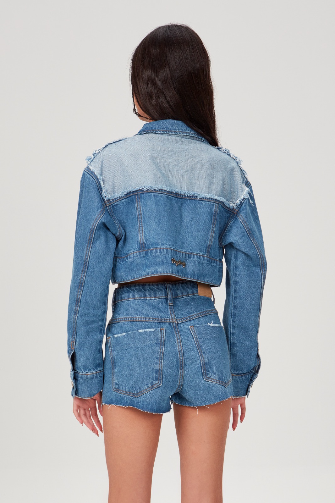 Jaqueta Cropped com Brilho de Strass Dimy Candy 2024 - Maria Pirulita ...