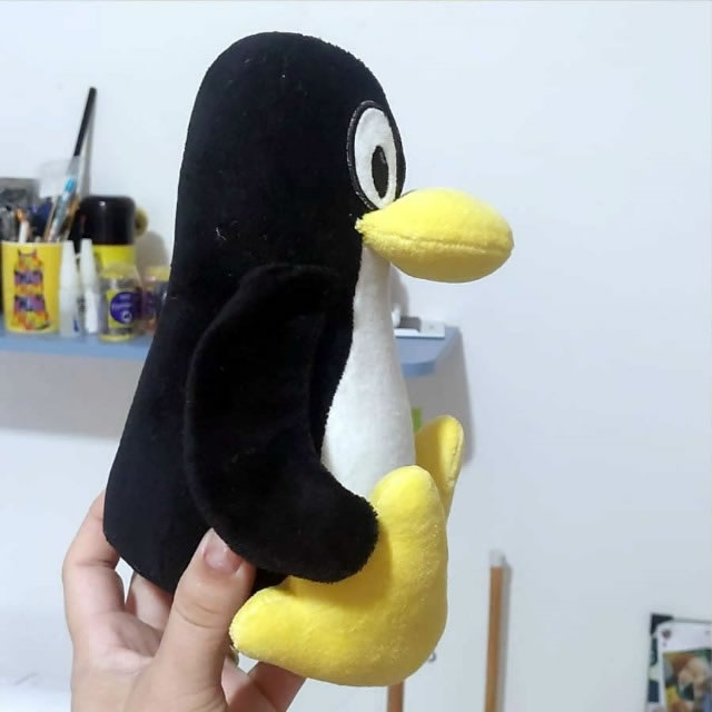 Boneco de Pelúcia Tux Linux - Caneca do Dev - Canecas e produtos de ...