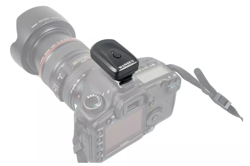 Kit Greika EG-250B (1 flash EG-250B + 1 Softbox 50x70cm + 1 Tripé de ...