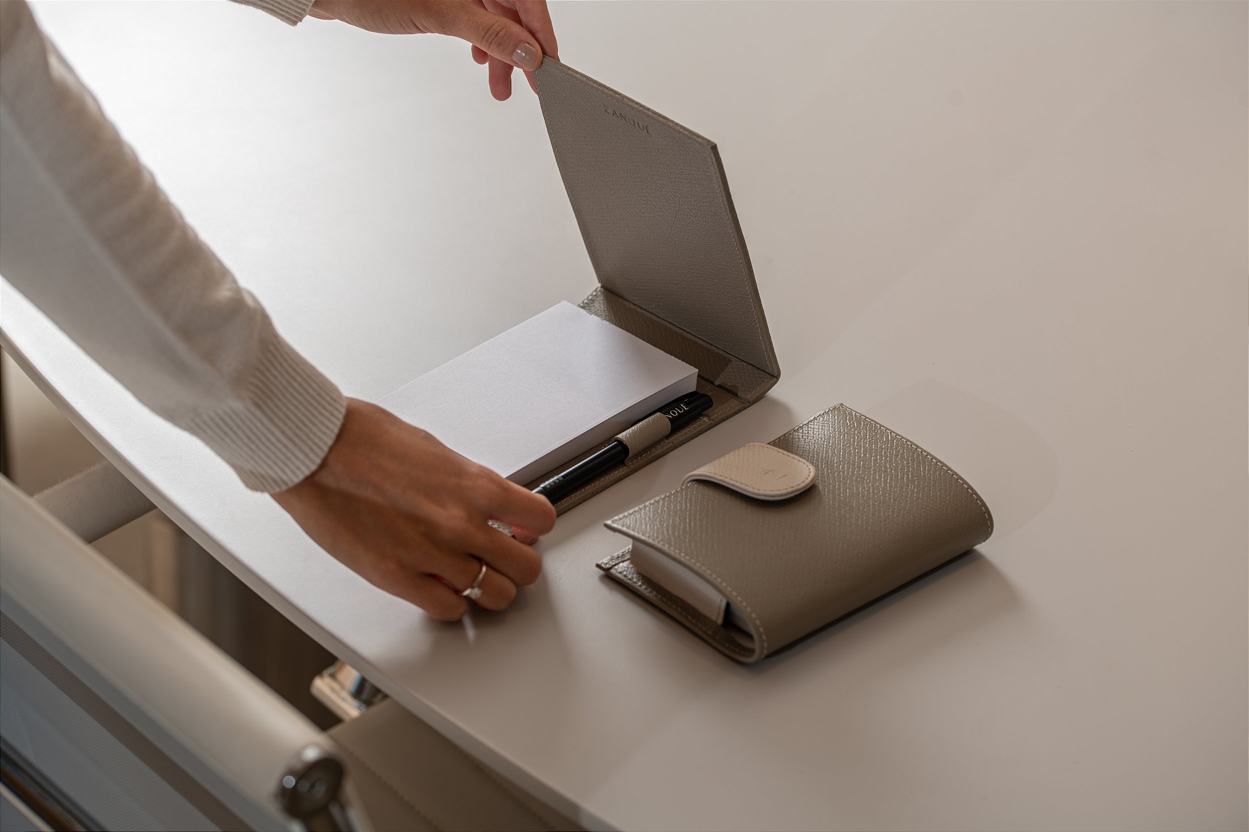 Conjunto Porta Baralho + Bloco em couro Fendi - Zanquê - Leather Home Decor