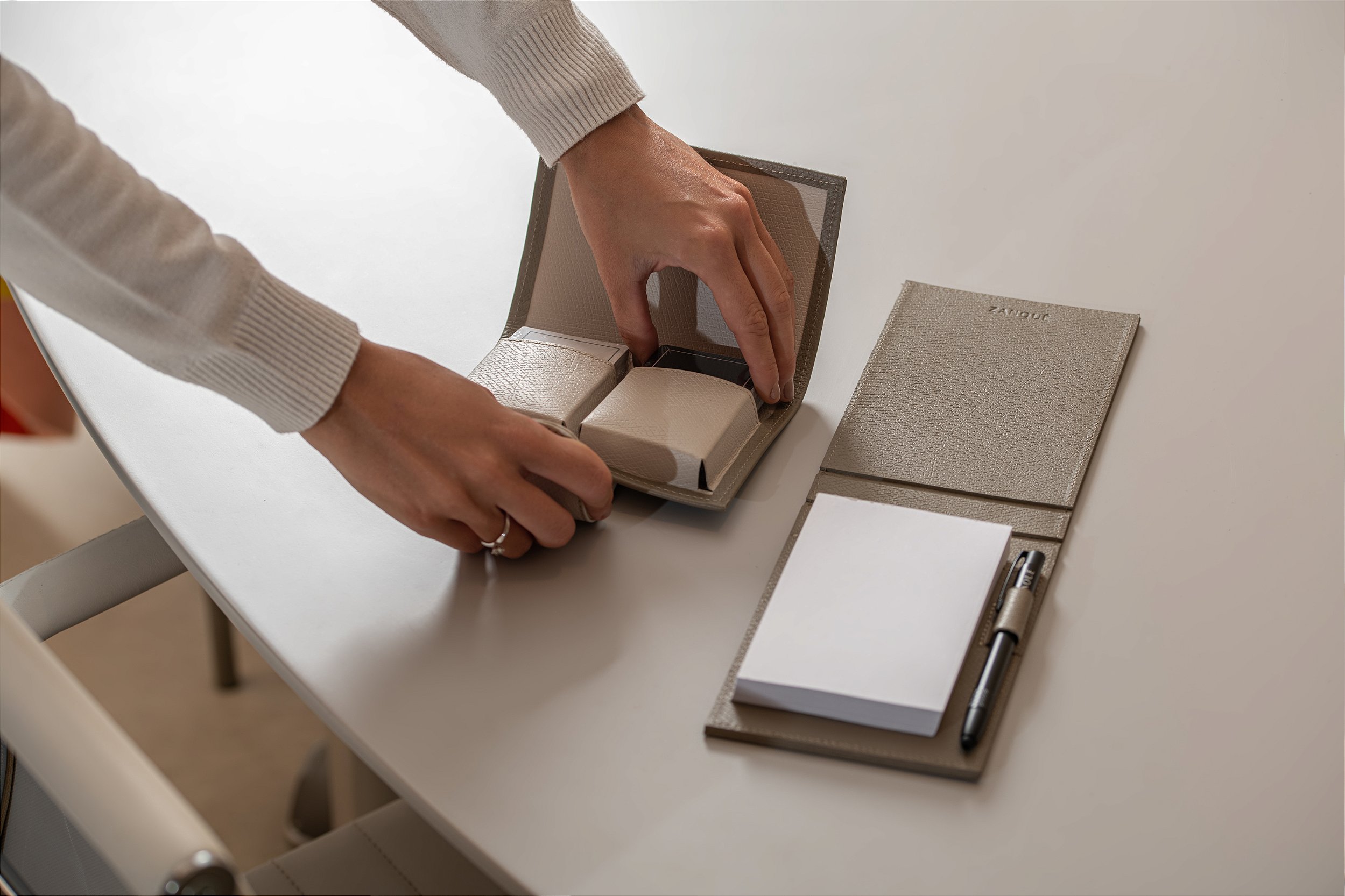 Conjunto Porta Baralho + Bloco em couro Fendi - Zanquê - Leather Home Decor