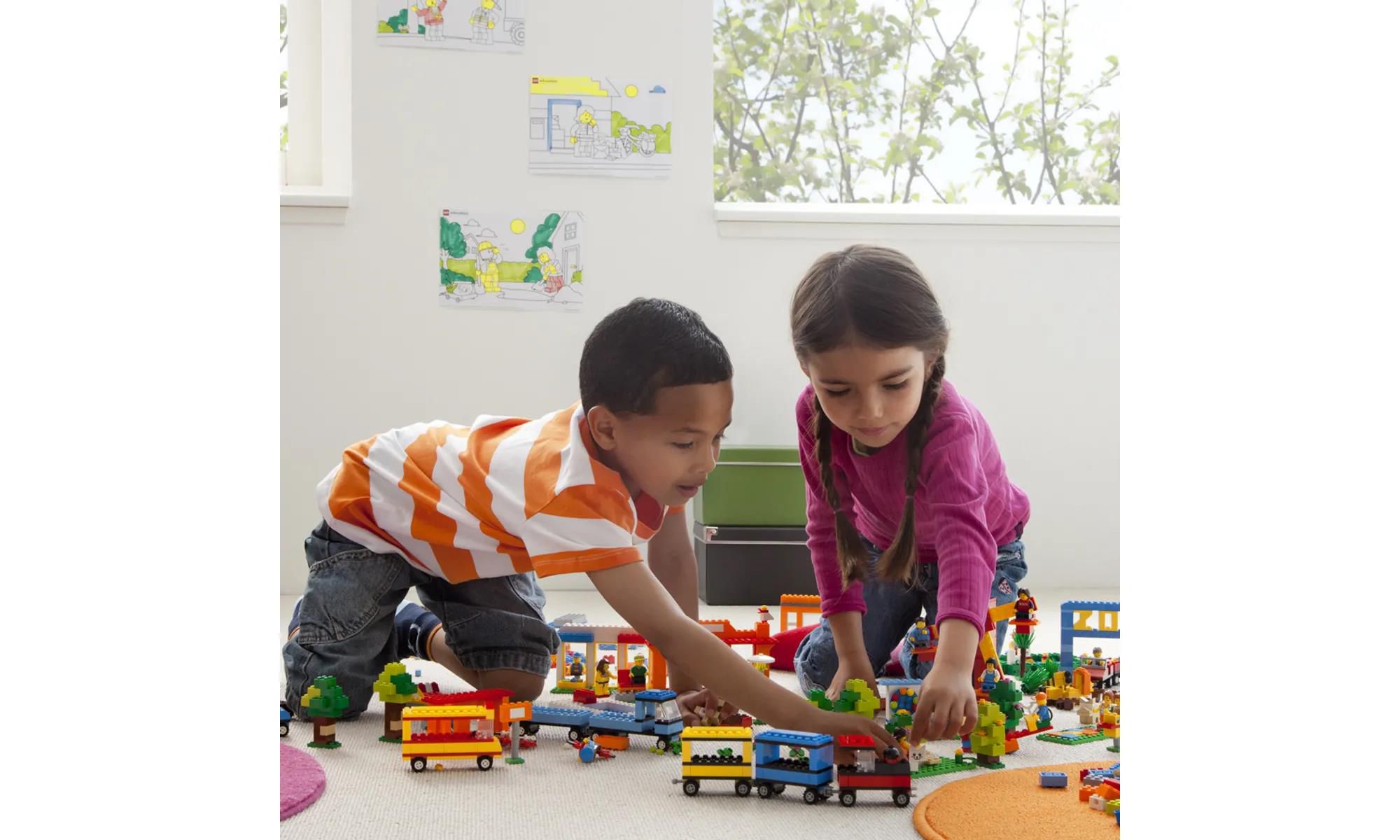 Lego Education 9389 - Sociedade - Jetplay ® - Soluções educacionais ...