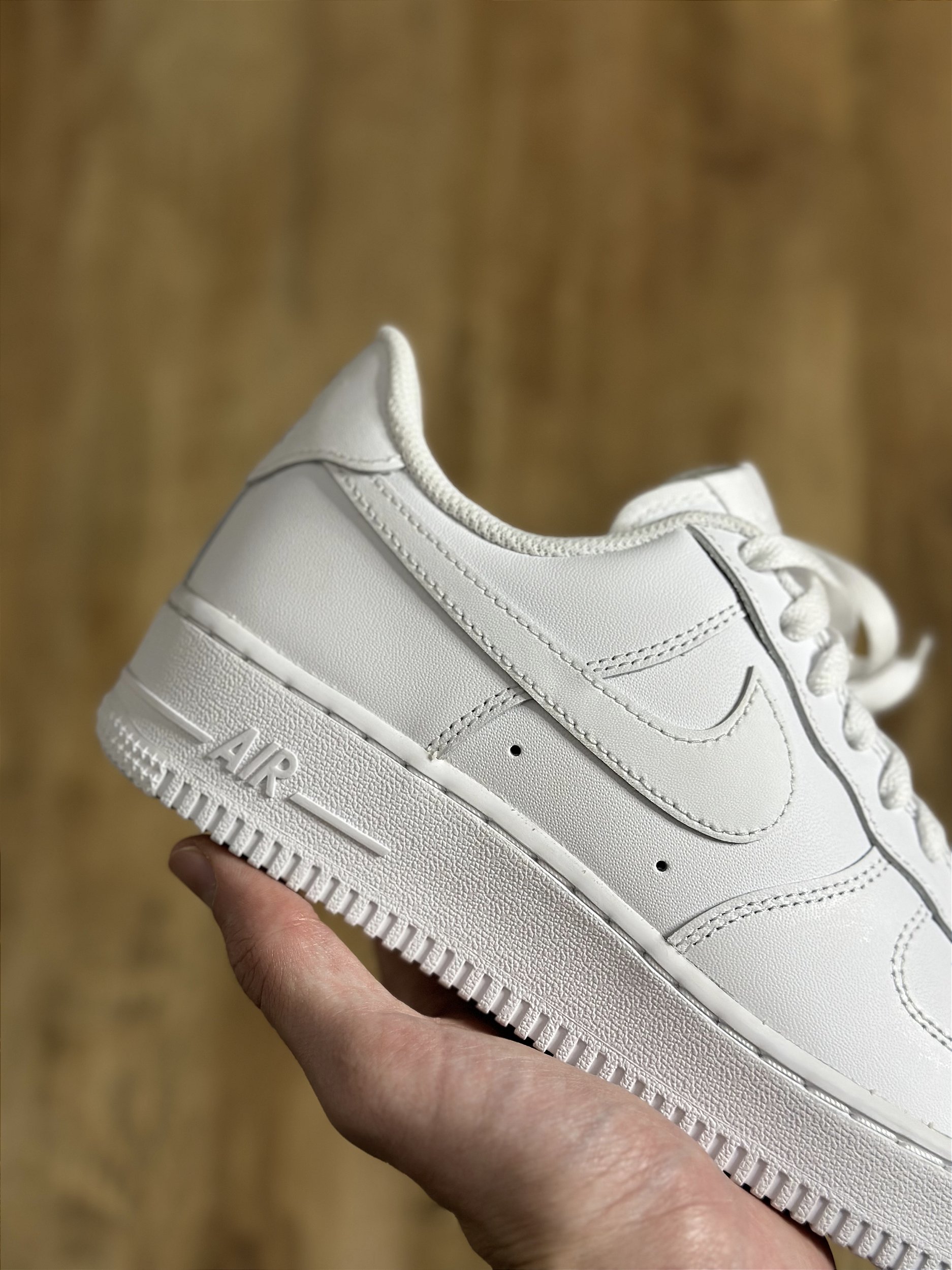 AIR FORCE 1 WHITE “Clássico” - Corre de Rua