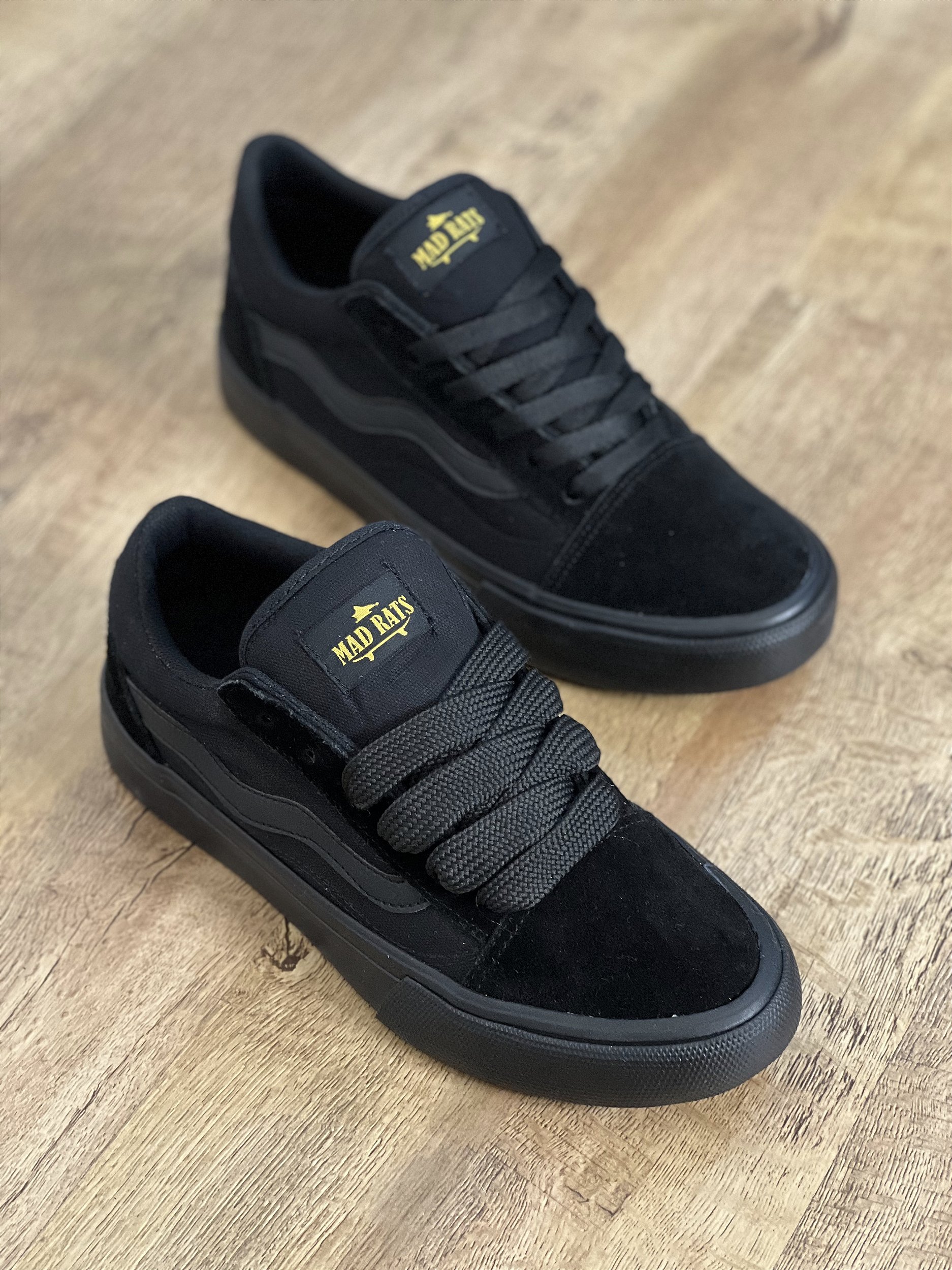 MAD RATS OLD SCHOOL BLACK/BLACK (Acompanha os dois cadarços) - Corre de Rua