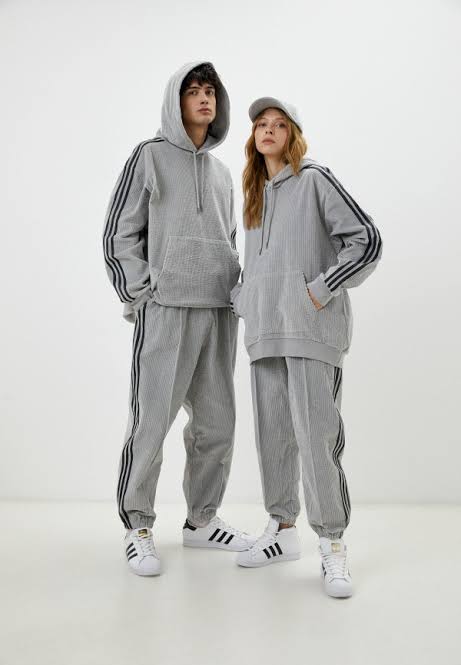 CALÇA ADIDAS IVY PARK (veludo) - Corre de Rua