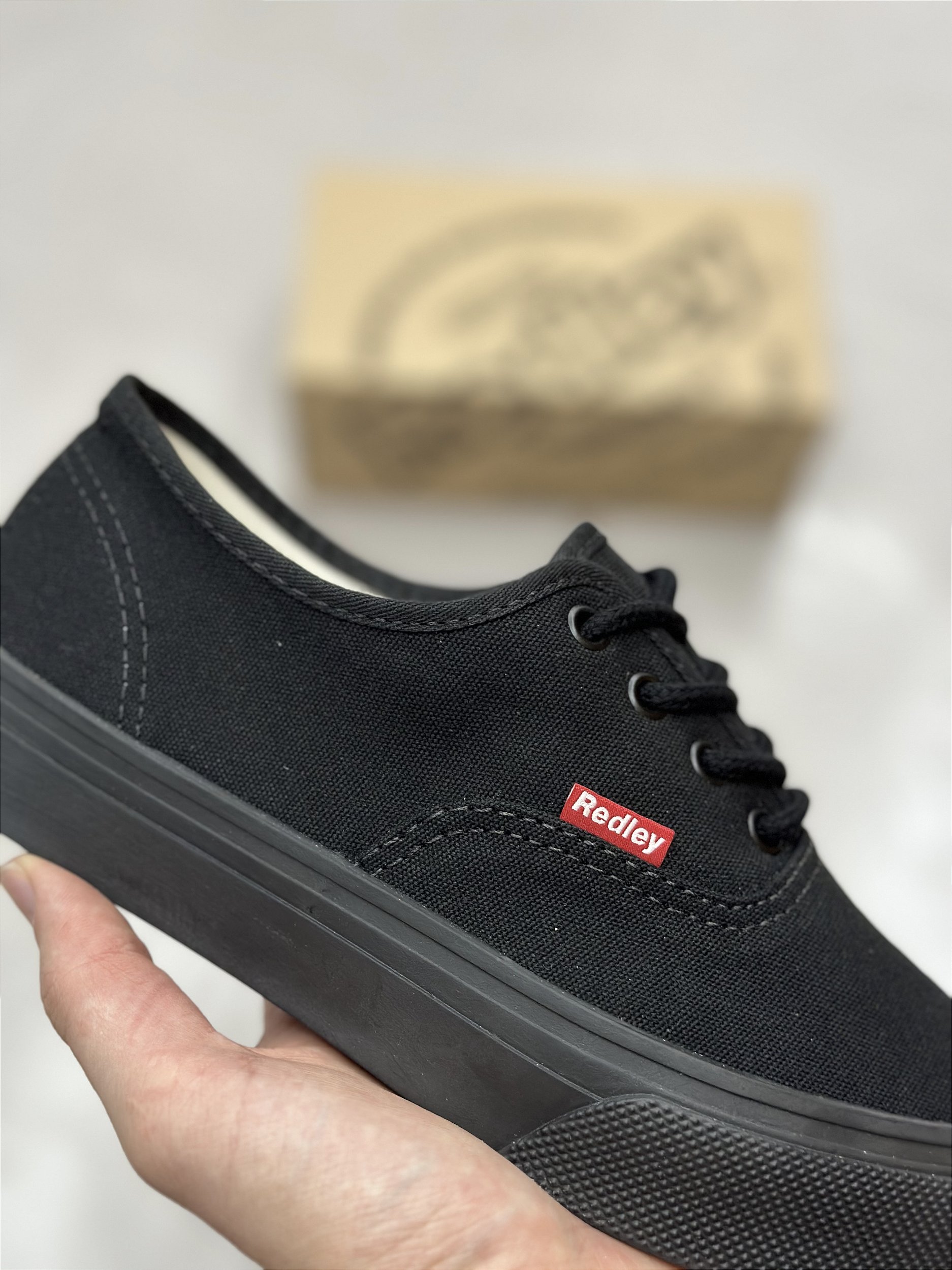 REDLEY ORIGINALS (black/black) - Corre de Rua