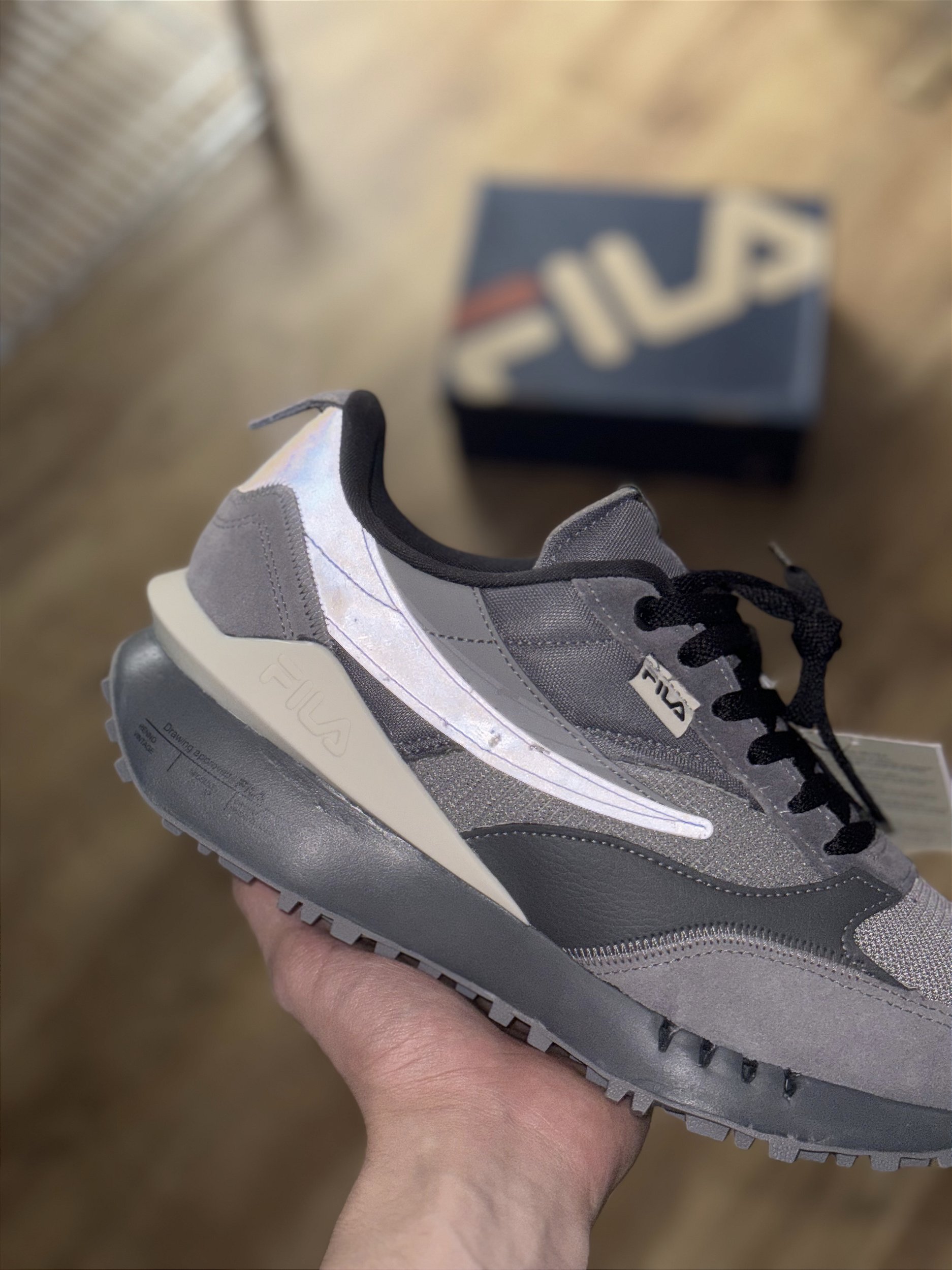 FILA RENNO VINTAGE (cinza/refletivo) - Corre de Rua