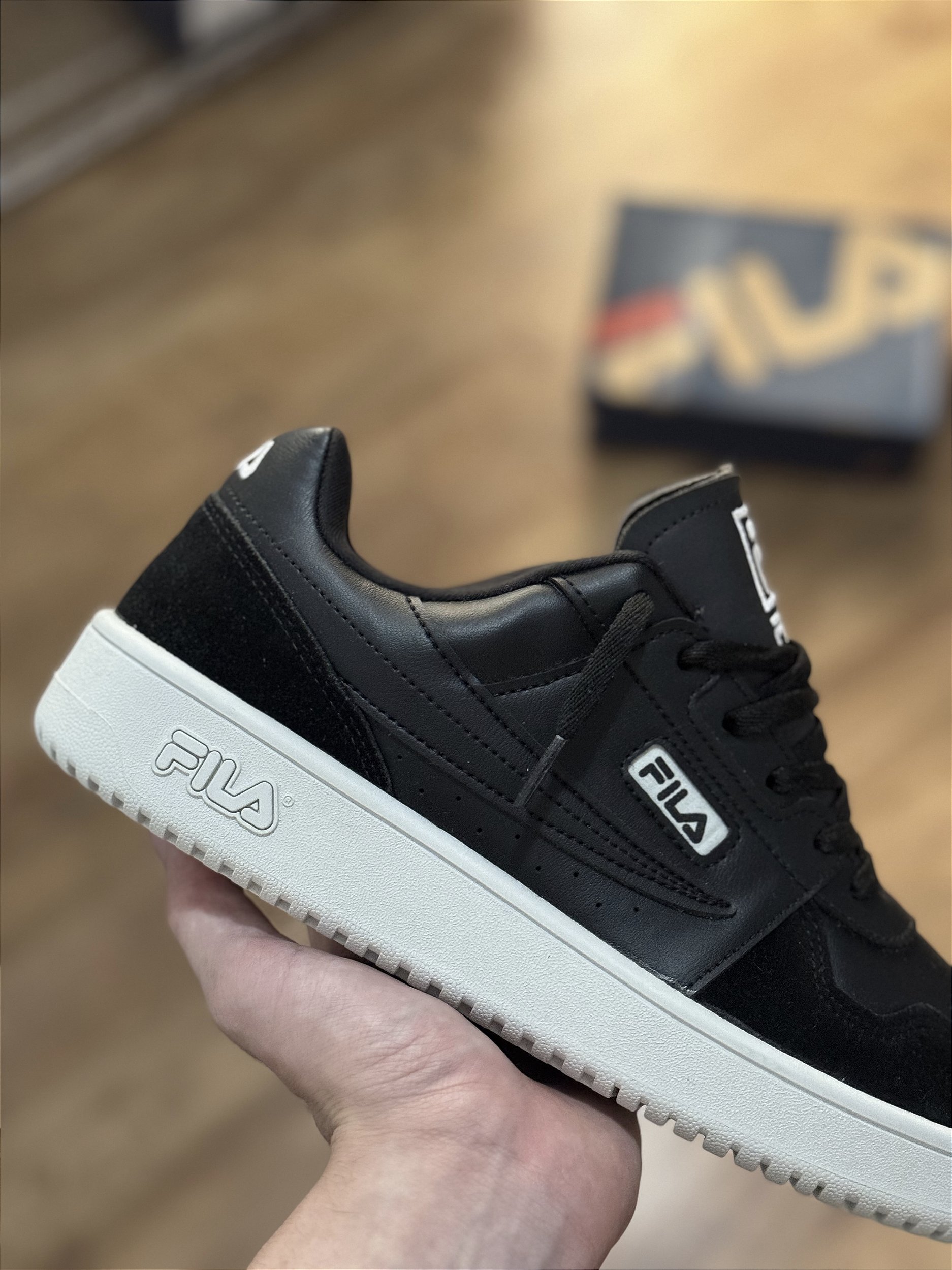 FILA ARCADE LOW PRETO (couro/camurça) - Corre de Rua
