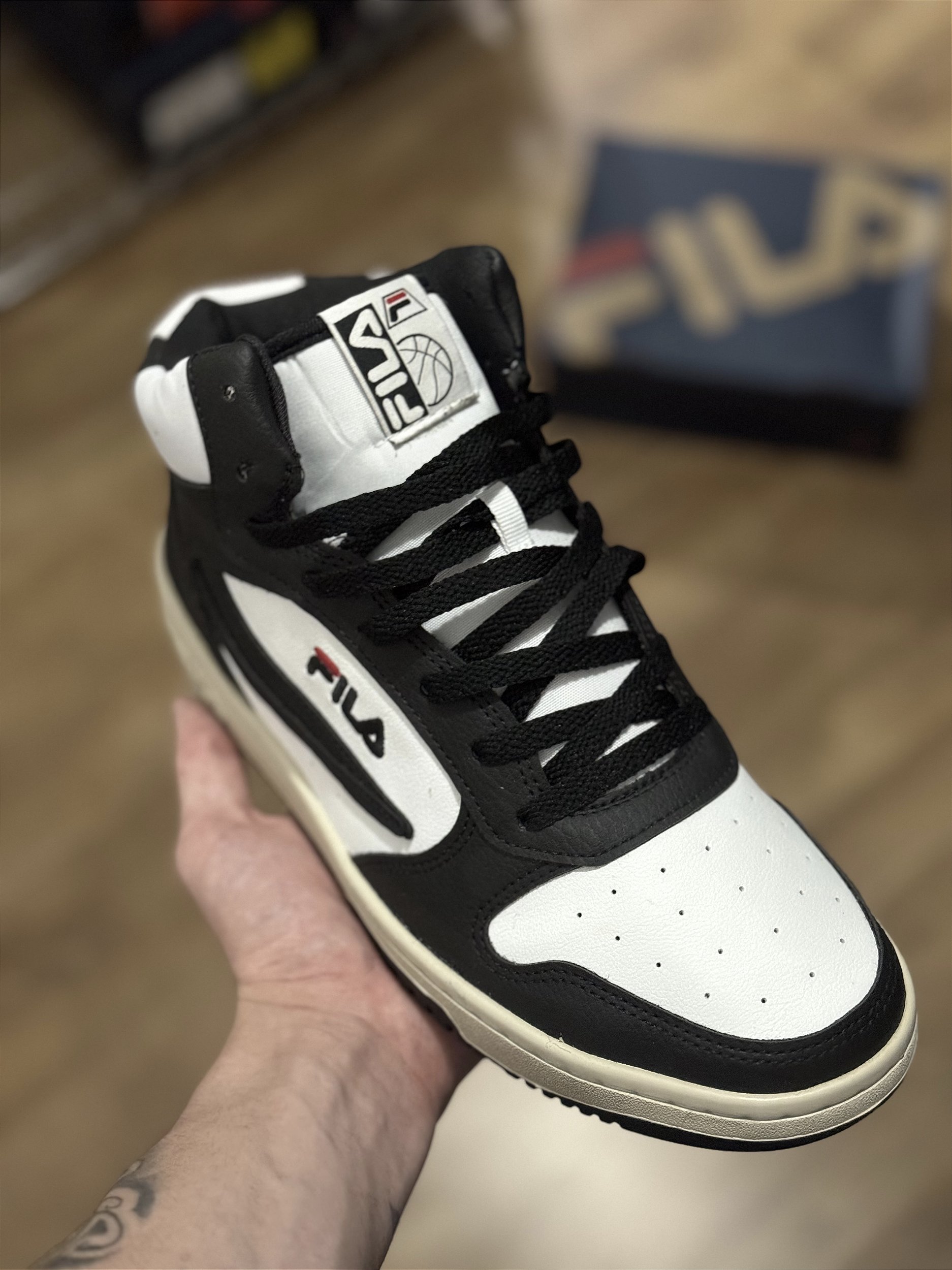 FILA FX-33 HIGH (panda) - Corre de Rua