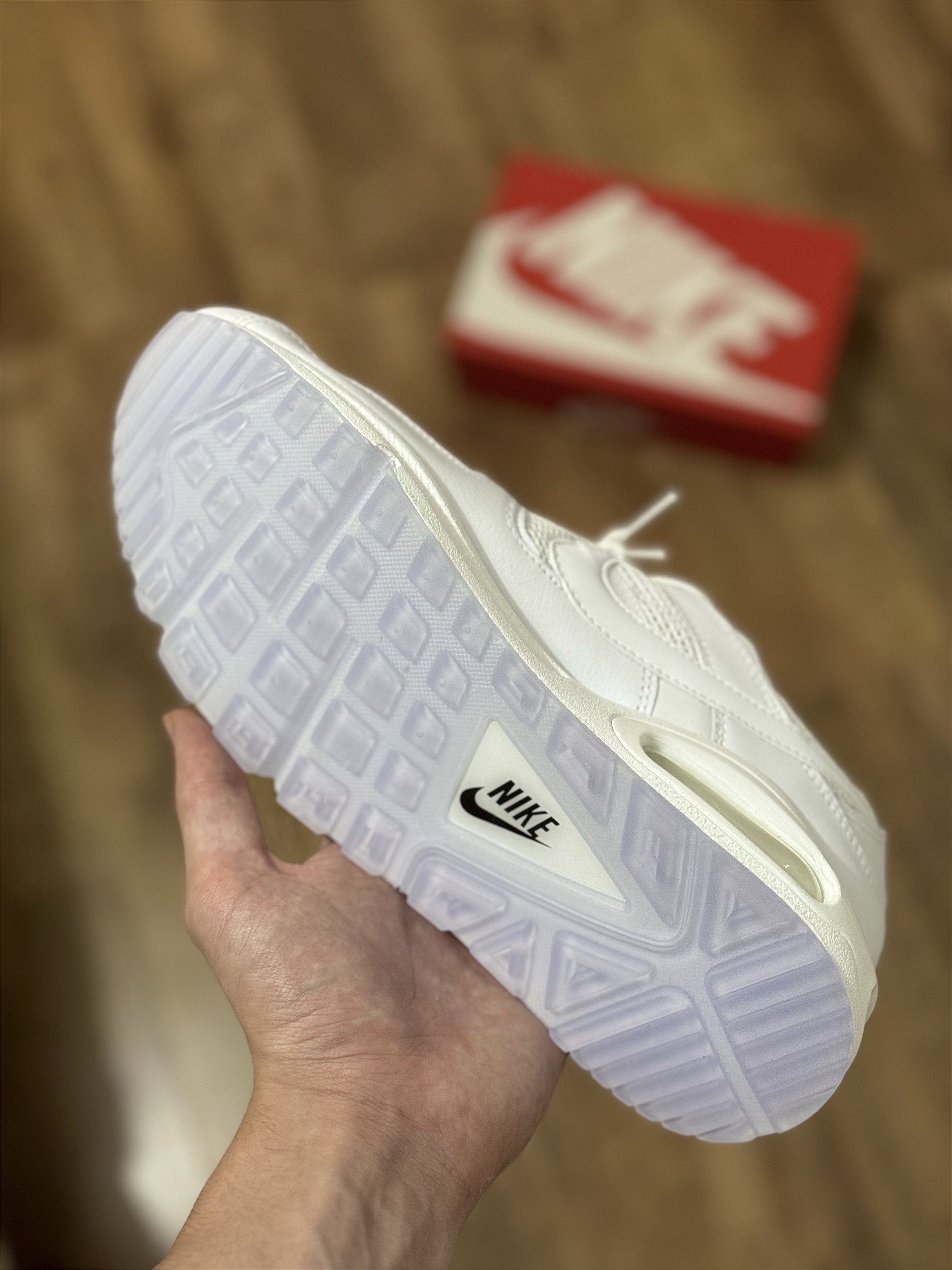 NIKE AIR MAX COMMAND (white/white) - Corre de Rua