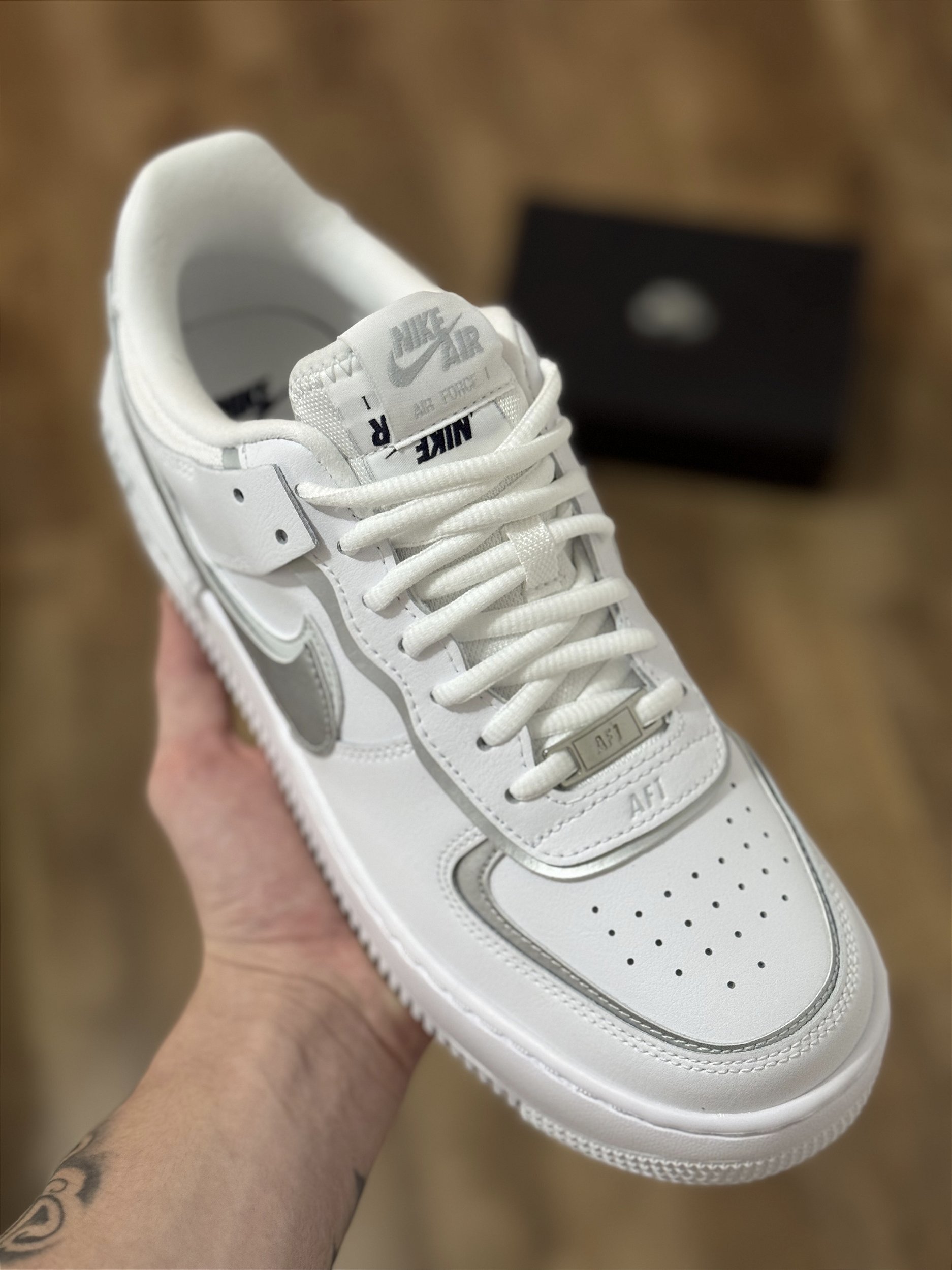NIKE AIR FORCE 1 SHADOW “White/metallic silver” - Corre de Rua