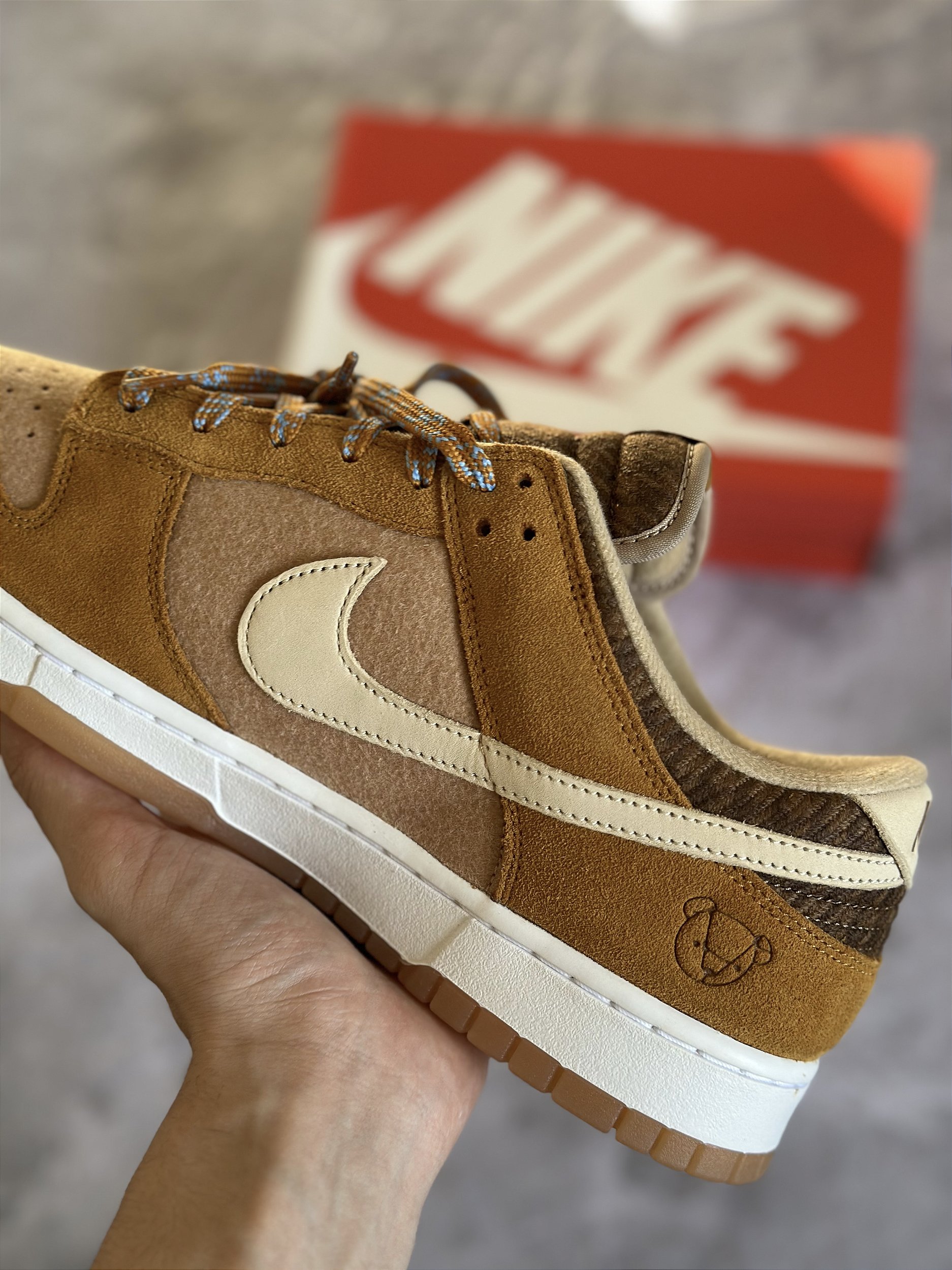 NIKE DUNK LOW SE “Teddy Bear” - Corre de Rua