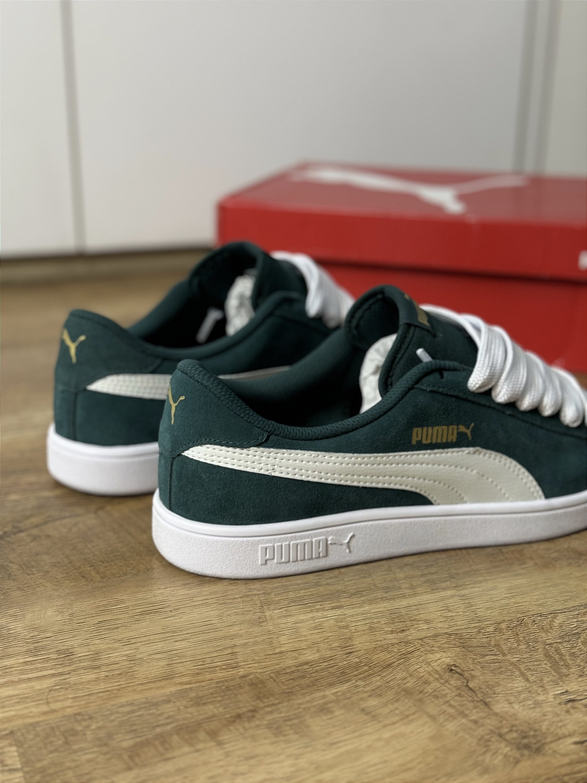 PUMA SMASH V2 VERDE + FAT LACE - Corre de Rua