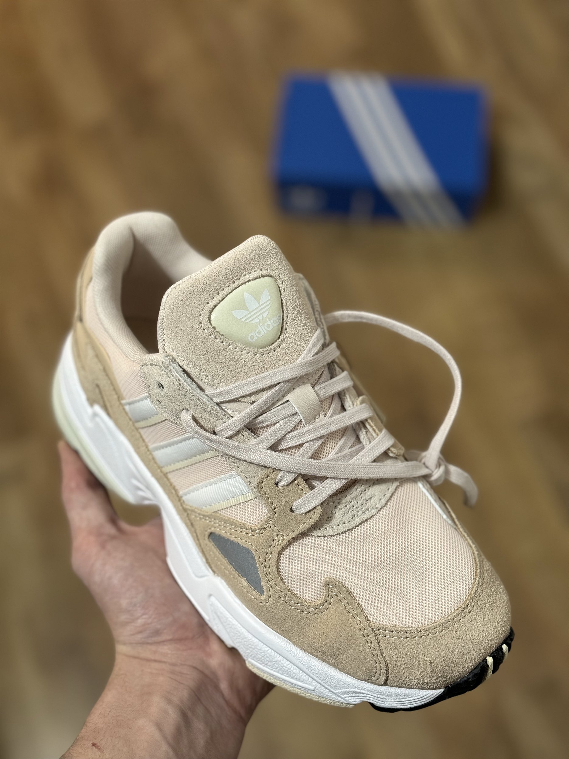 ADIDAS FALCON W - Corre de Rua