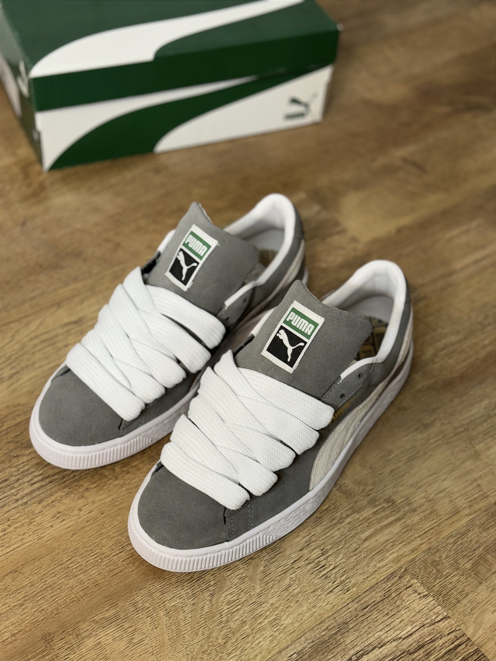 PUMA SUEDE XXI (cinza) + FAT LACE - Corre de Rua