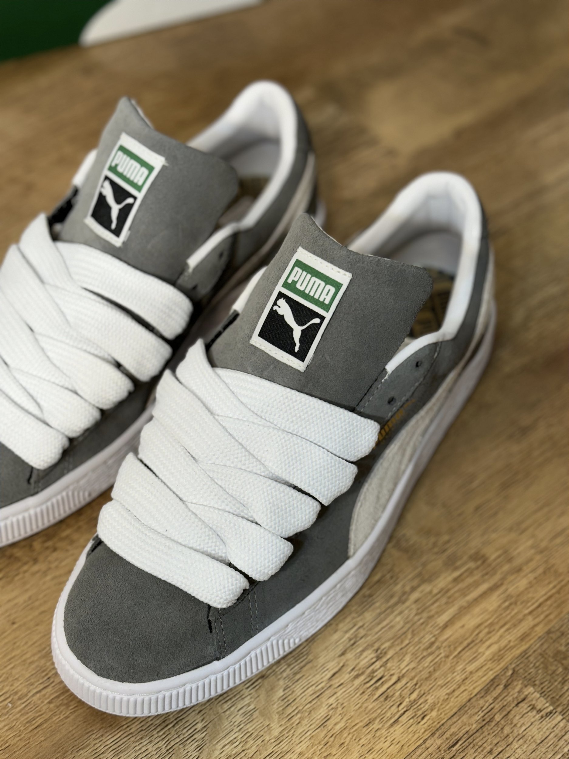 PUMA SUEDE XXI (cinza) + FAT LACE - Corre de Rua
