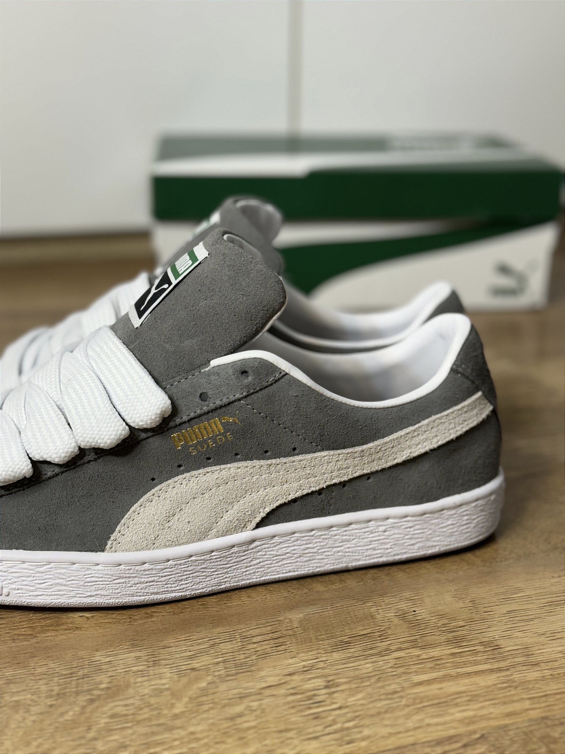PUMA SUEDE XXI (cinza) + FAT LACE - Corre de Rua