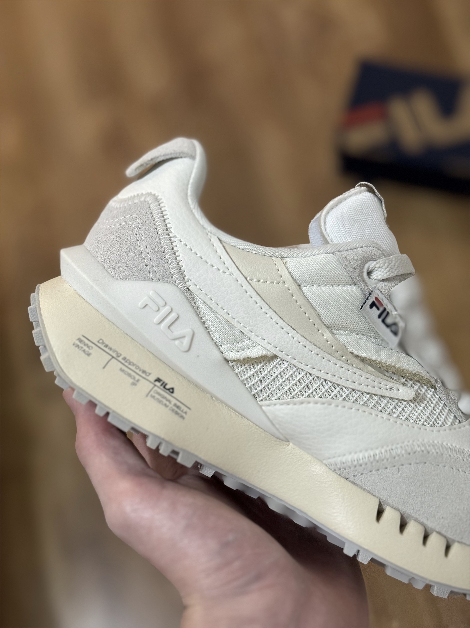 FILA RENNO VINTAGE (vaporous gray/navy/red) - Corre de Rua