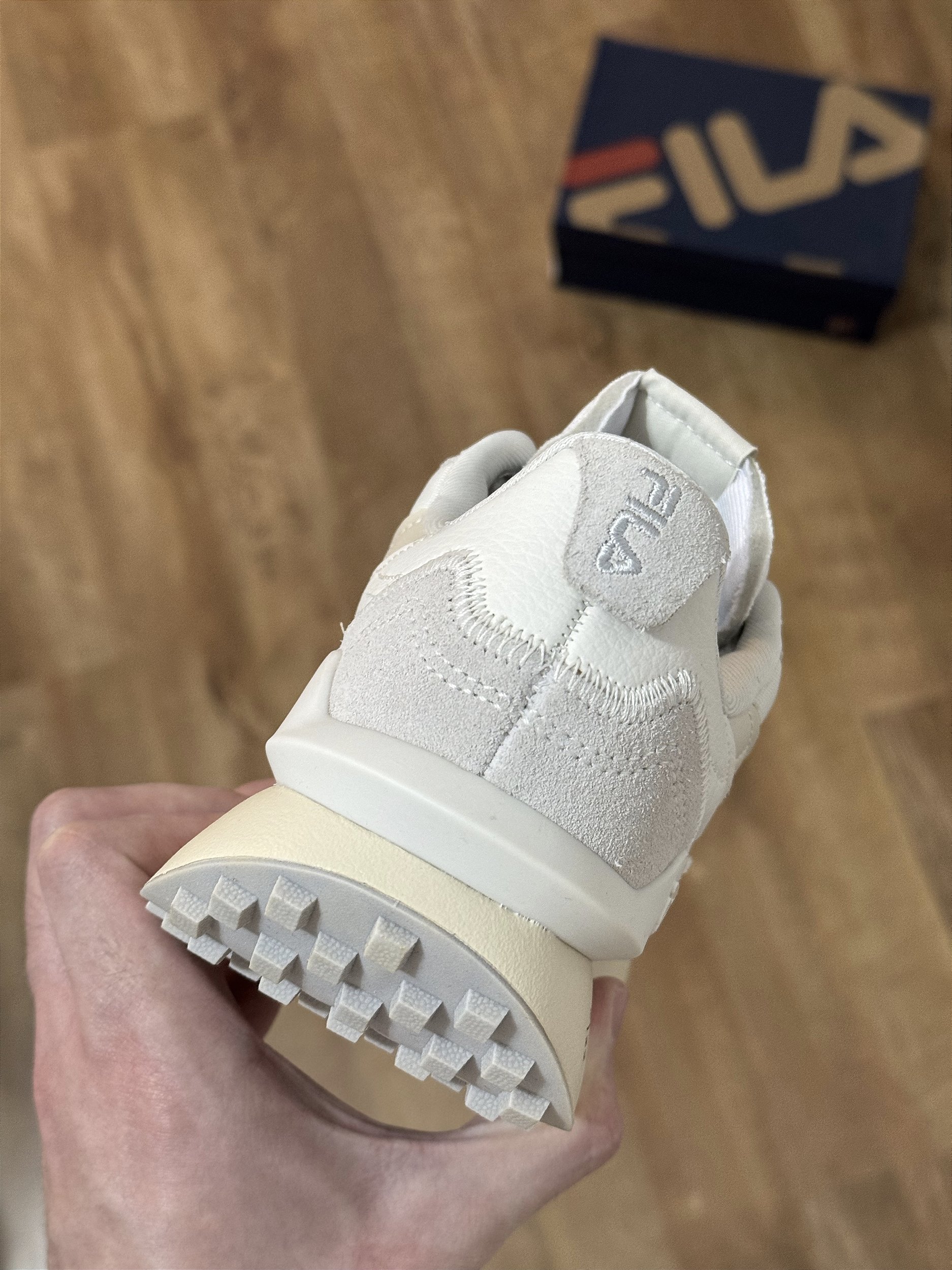 FILA RENNO VINTAGE (vaporous gray/navy/red) - Corre de Rua