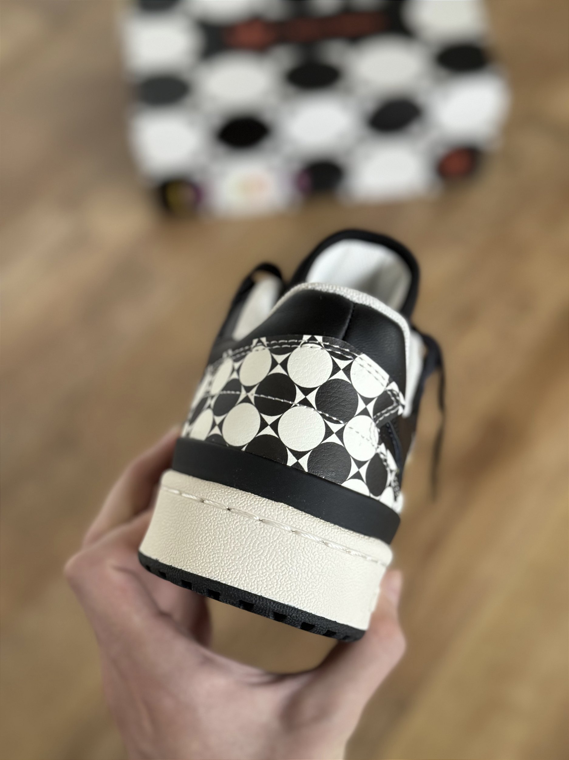 ADIDAS FORUM LOW CL PRIDE x RICH MNISI - Corre de Rua