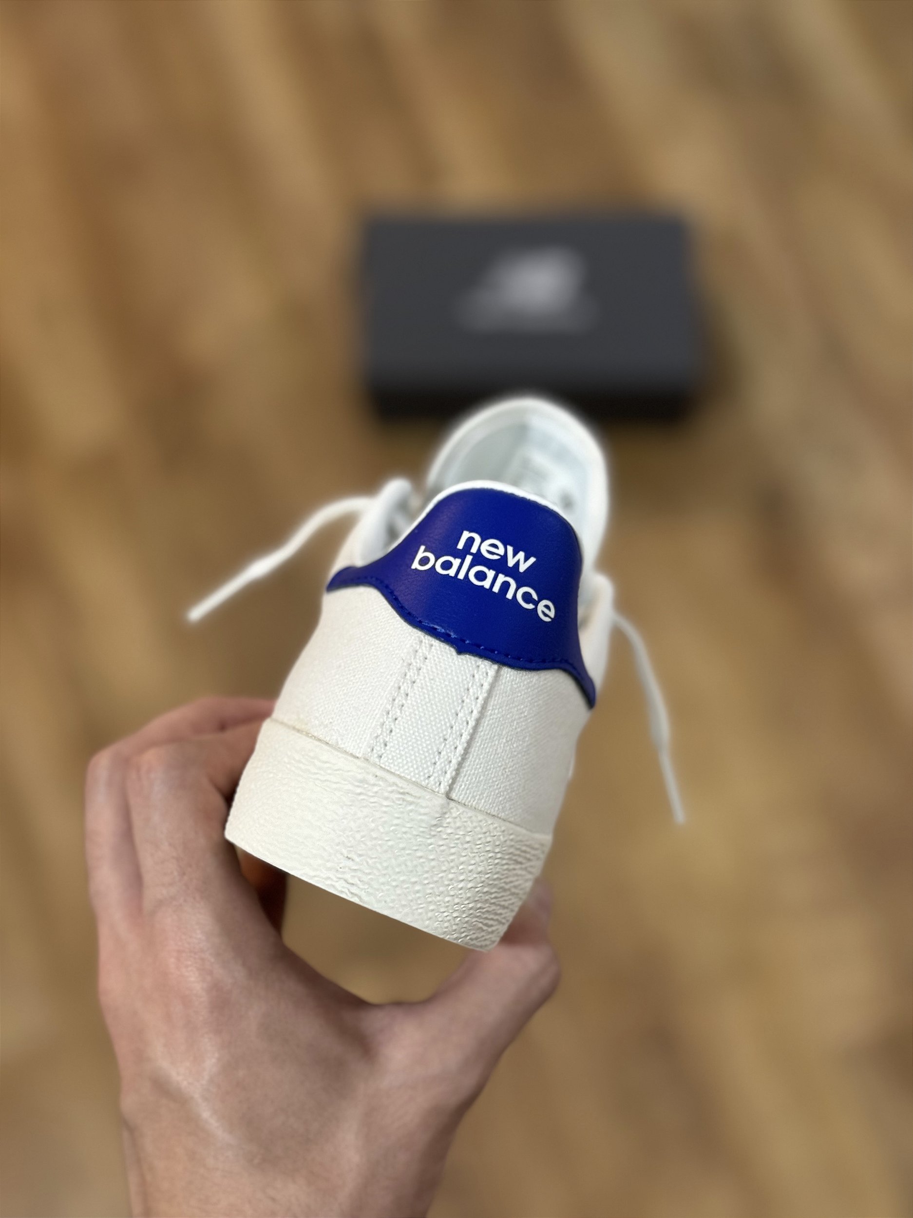 NEW BALANCE BB100 (branco/azul) - Corre de Rua