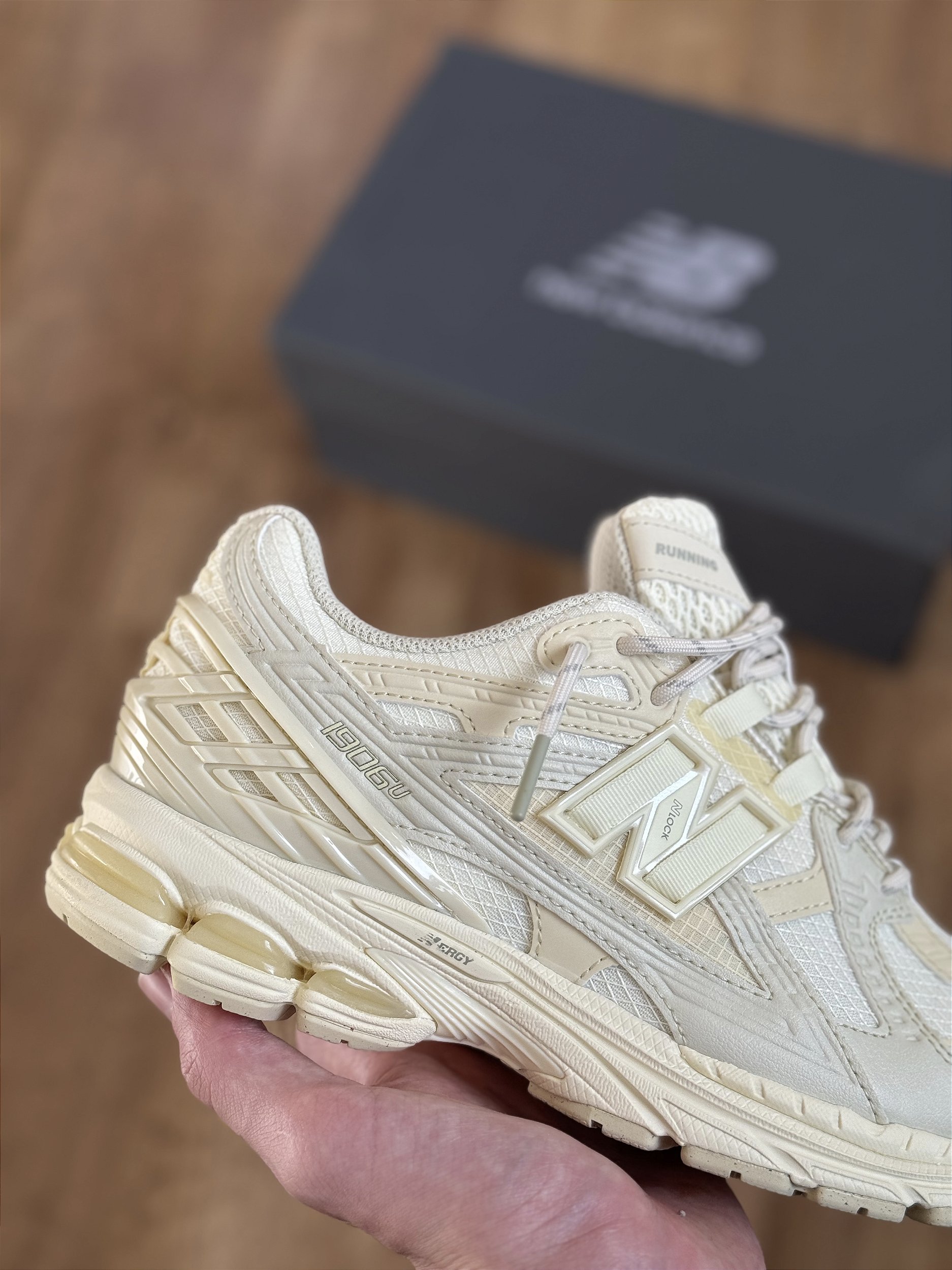 NEW BALANCE 1906N (bege) - Corre de Rua