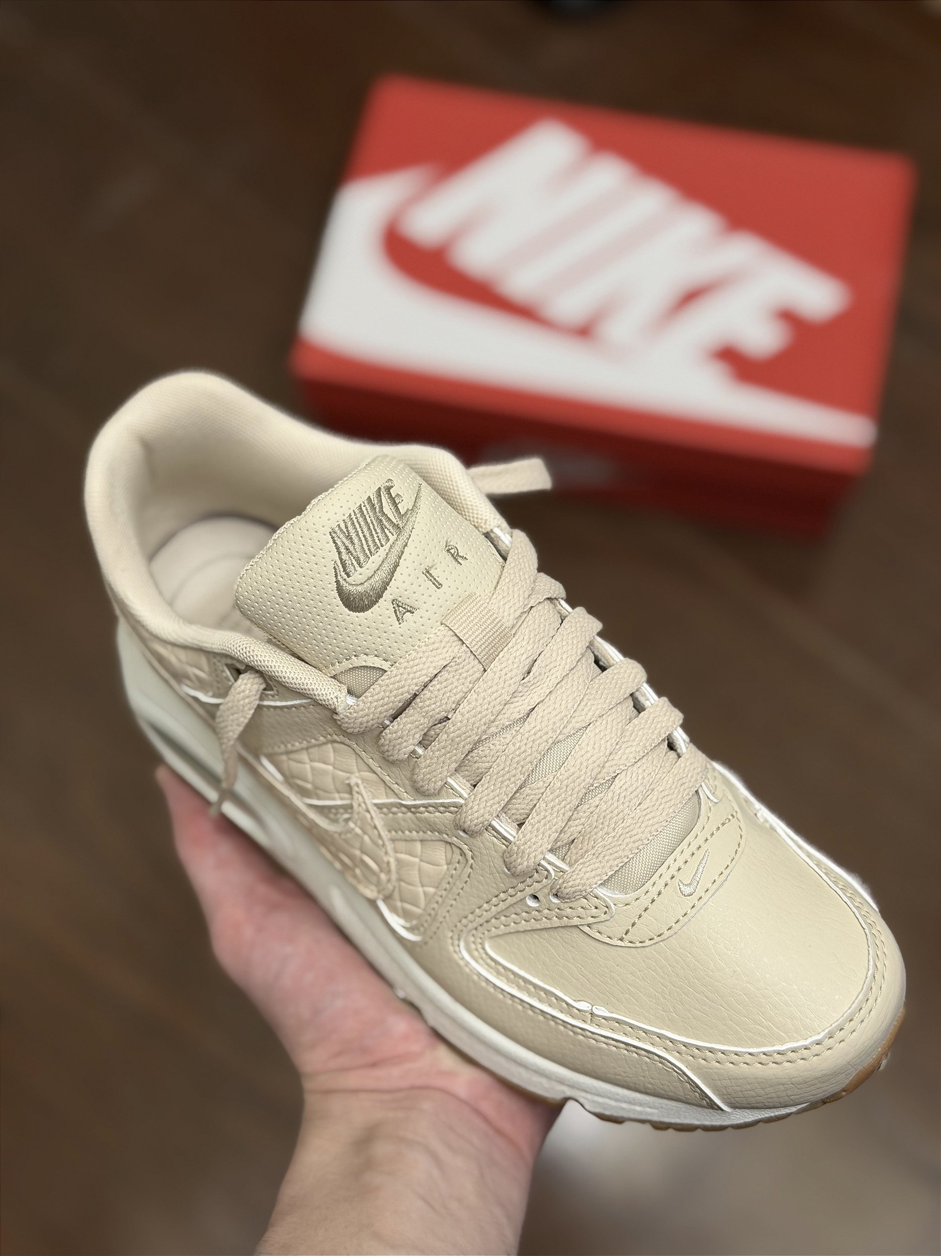 NIKE AIR MAX COMMAND “Oatmeal” - Corre de Rua