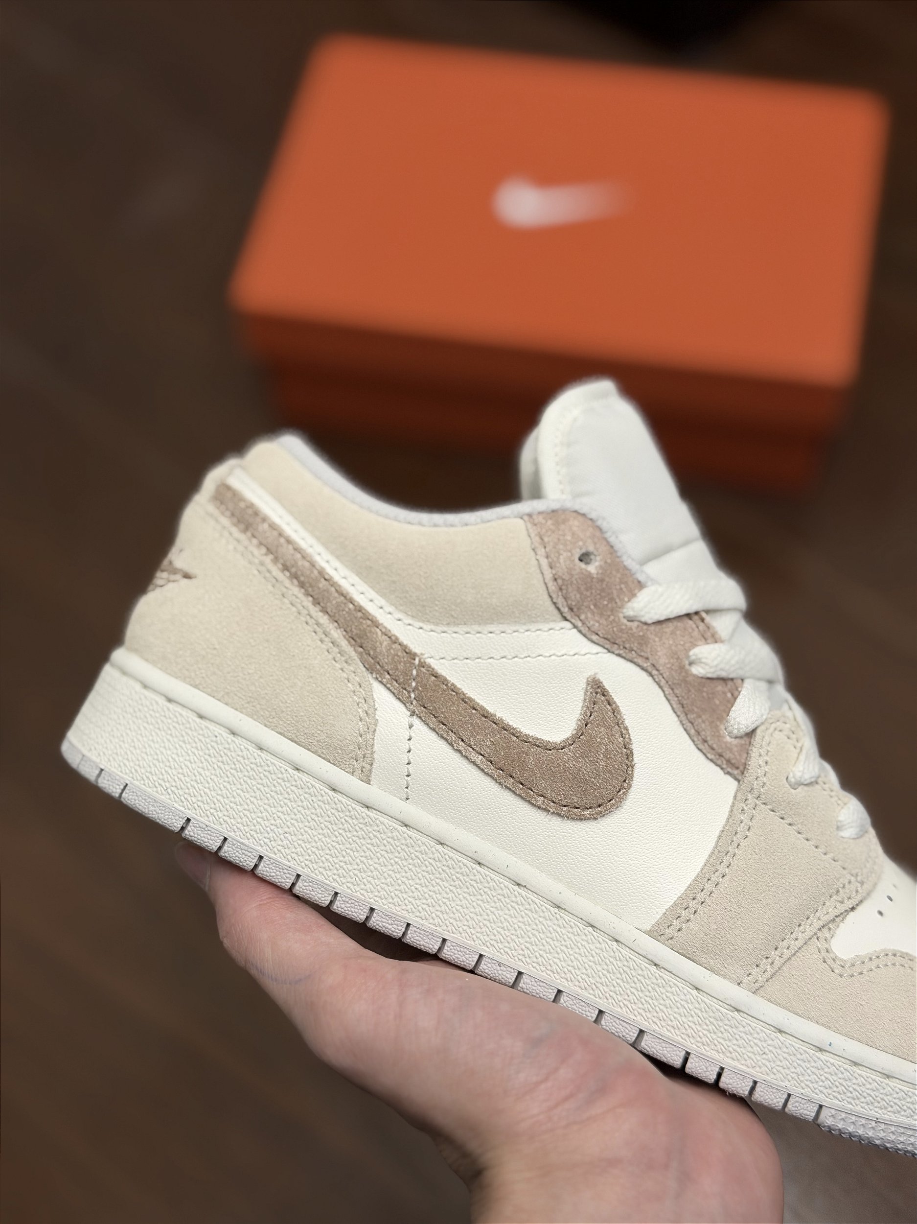 AIR JORDAN 1 LOW SE “Legend Light Brown” - Corre de Rua