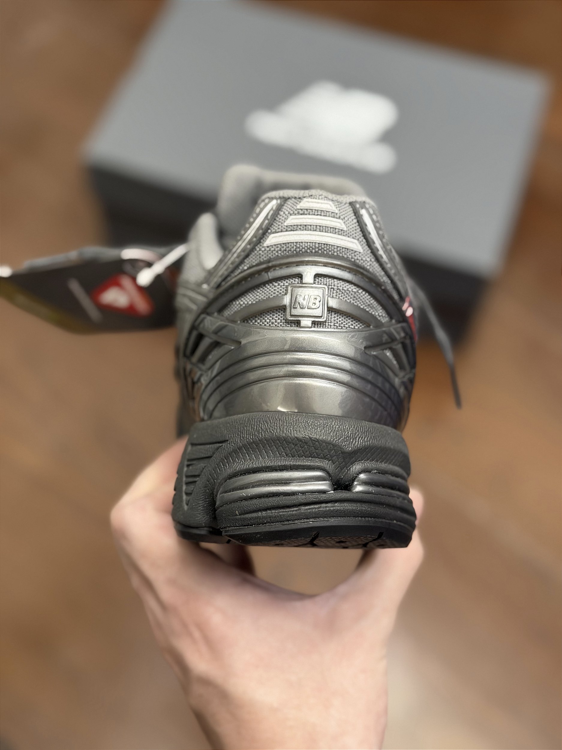 NEW BALANCE 1906R (grafite) - Corre de Rua