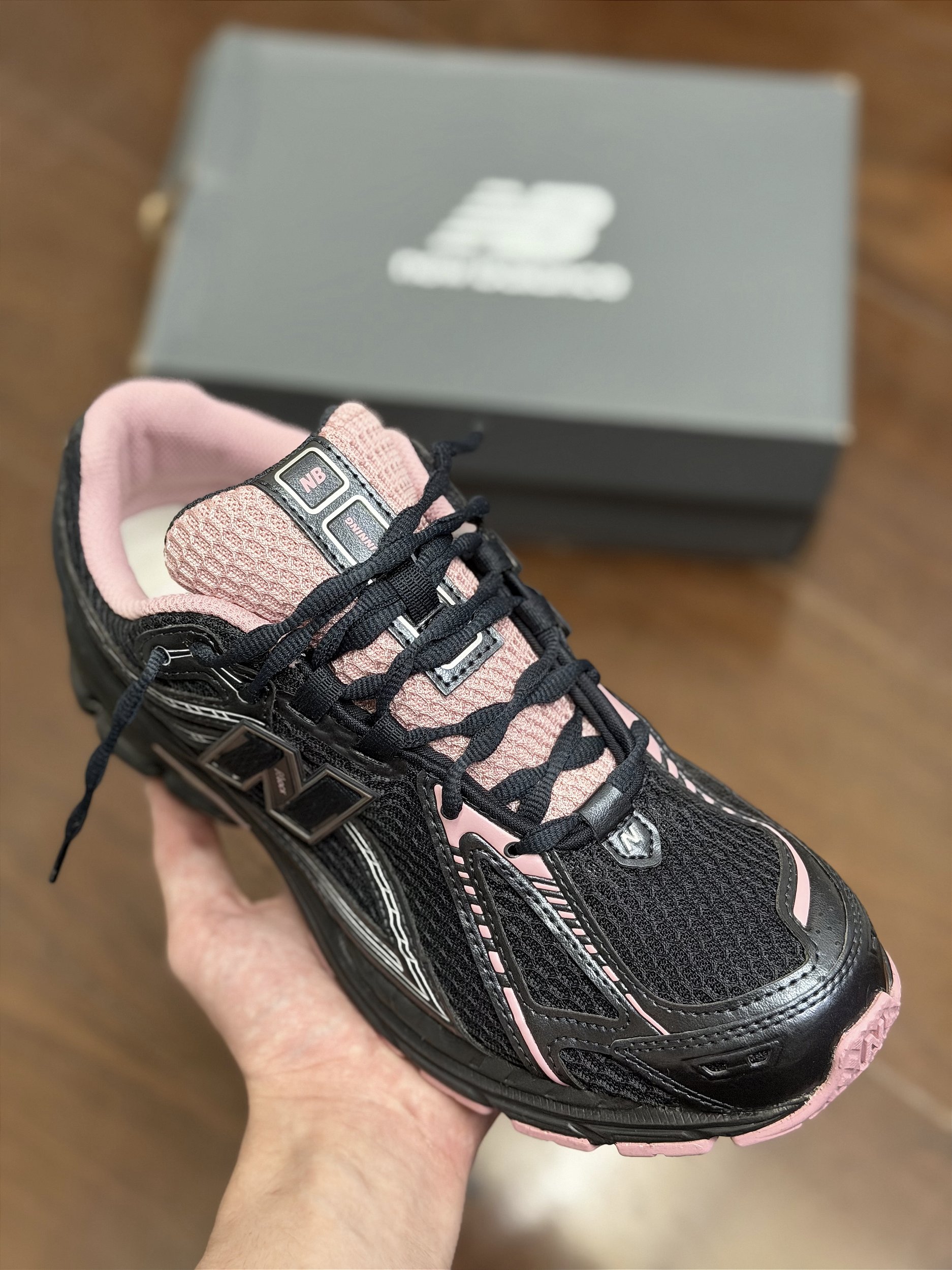NEW BALANCE 1906R (marinho/rosa) - Corre de Rua