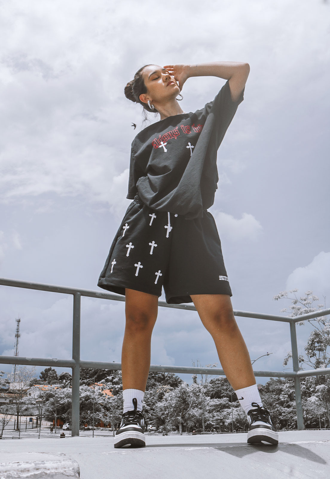 Camiseta Boyfriend Jesus is King Preta | Madalena Wear - MADALENA