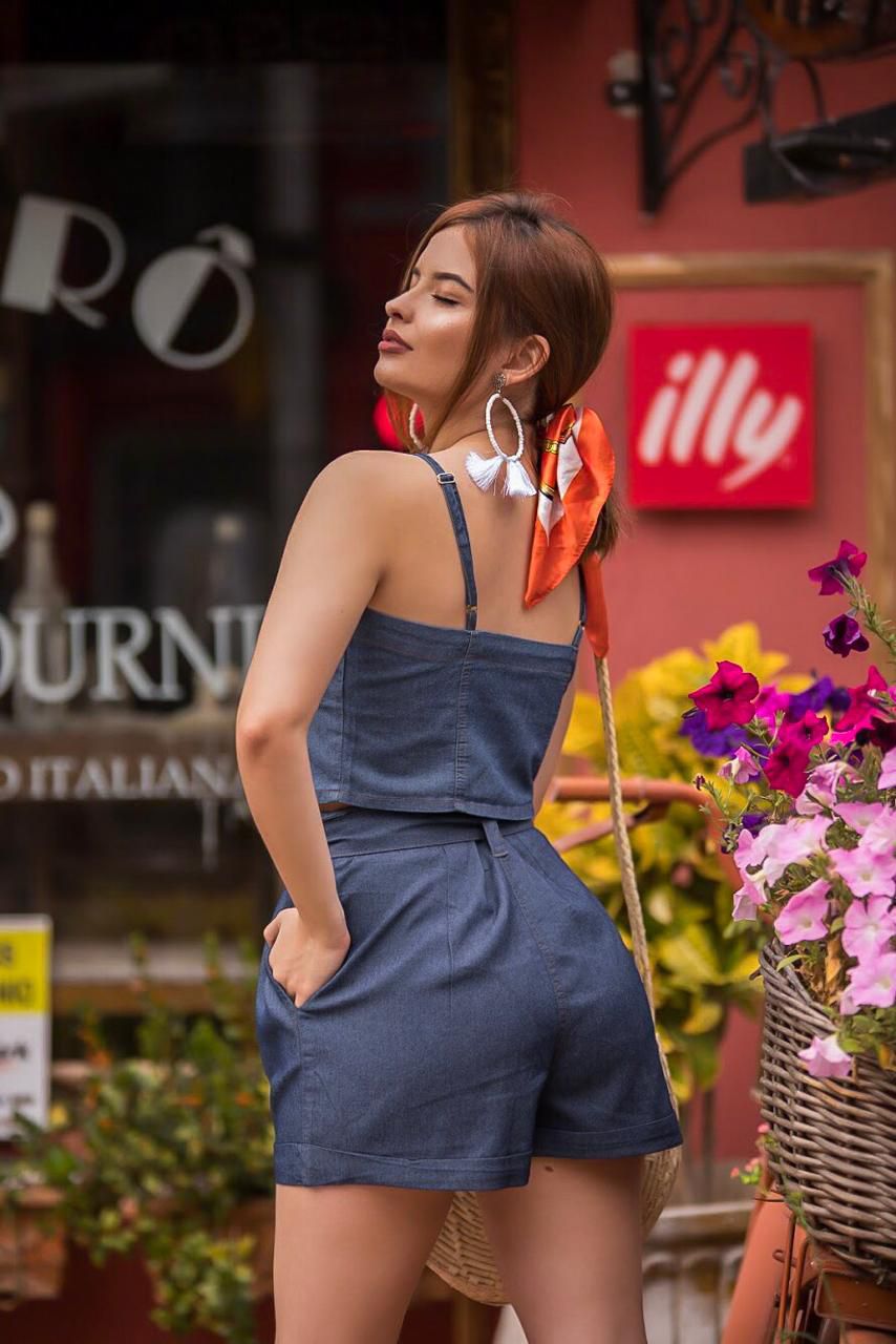 Cropped jeans de alcinha - Madame Ninna - loja online de roupas femininas