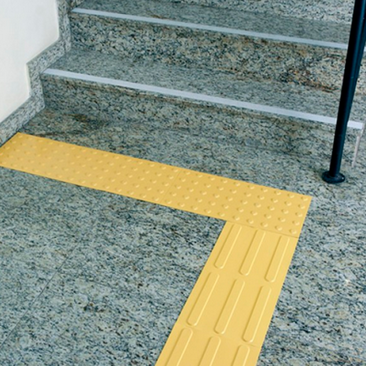 Piso Tátil Direcional Amarelo PVC/Borracha 25x25cm - Limestone Ladrilho ...