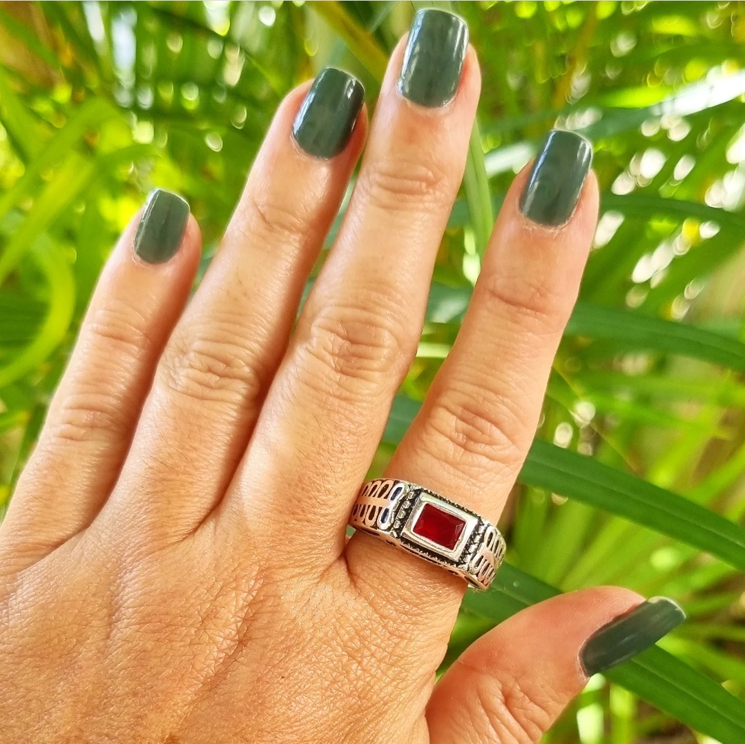 Anel Bali Retangular em Prata 925 e Rubi - Aroeira Pratas