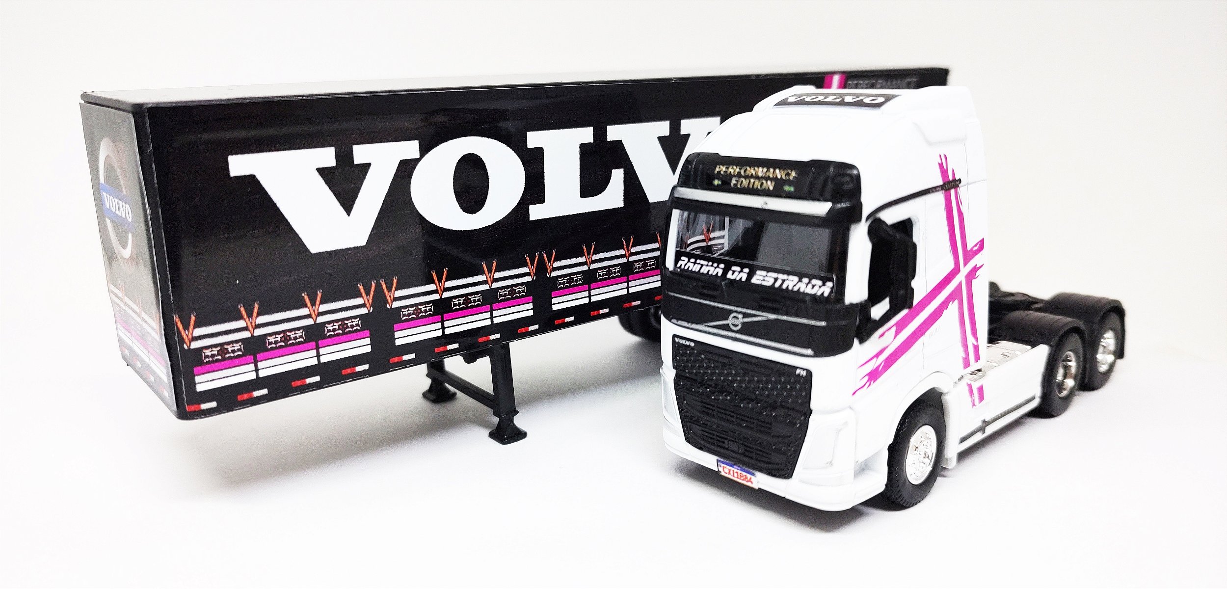 Miniatura Volvo Rosa - Fred Old Car - Vintage Store