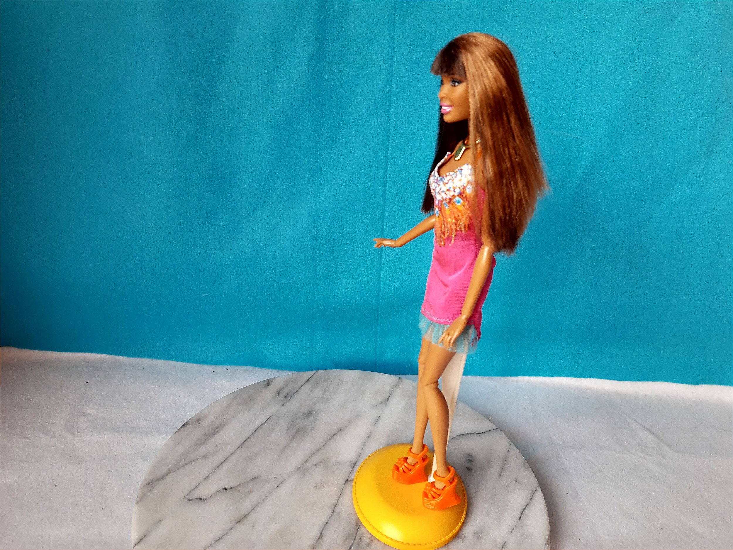 Barbie fashionista articulada Morena Nikki de franjas, Mattel - Taffy ... Barbie fashionista articulada Morena Nikki de franjas, Mattel - Taffy ...