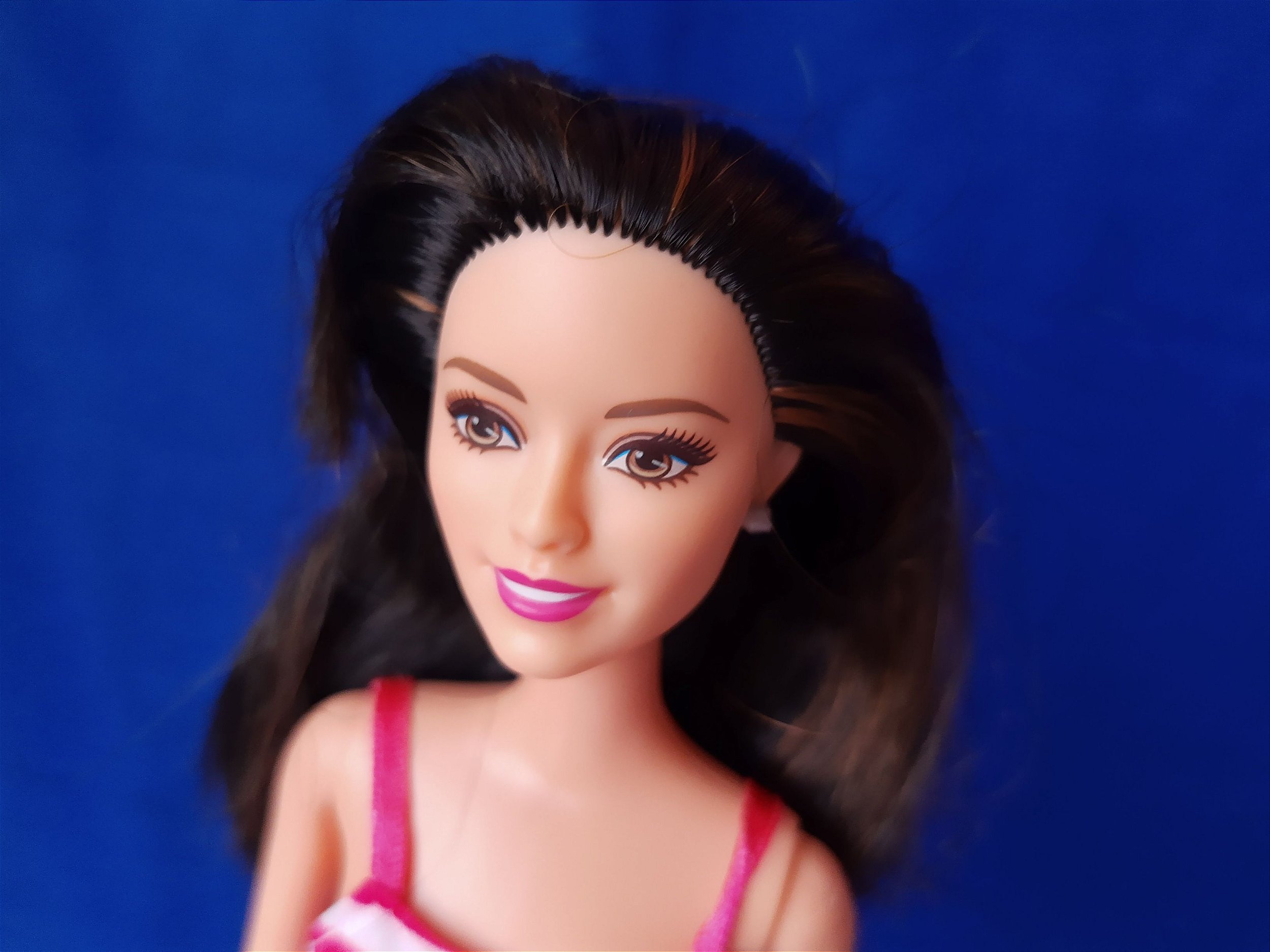 Barbie Raquelle Mattel 2013 usada - Taffy Shop - Brechó de brinquedos