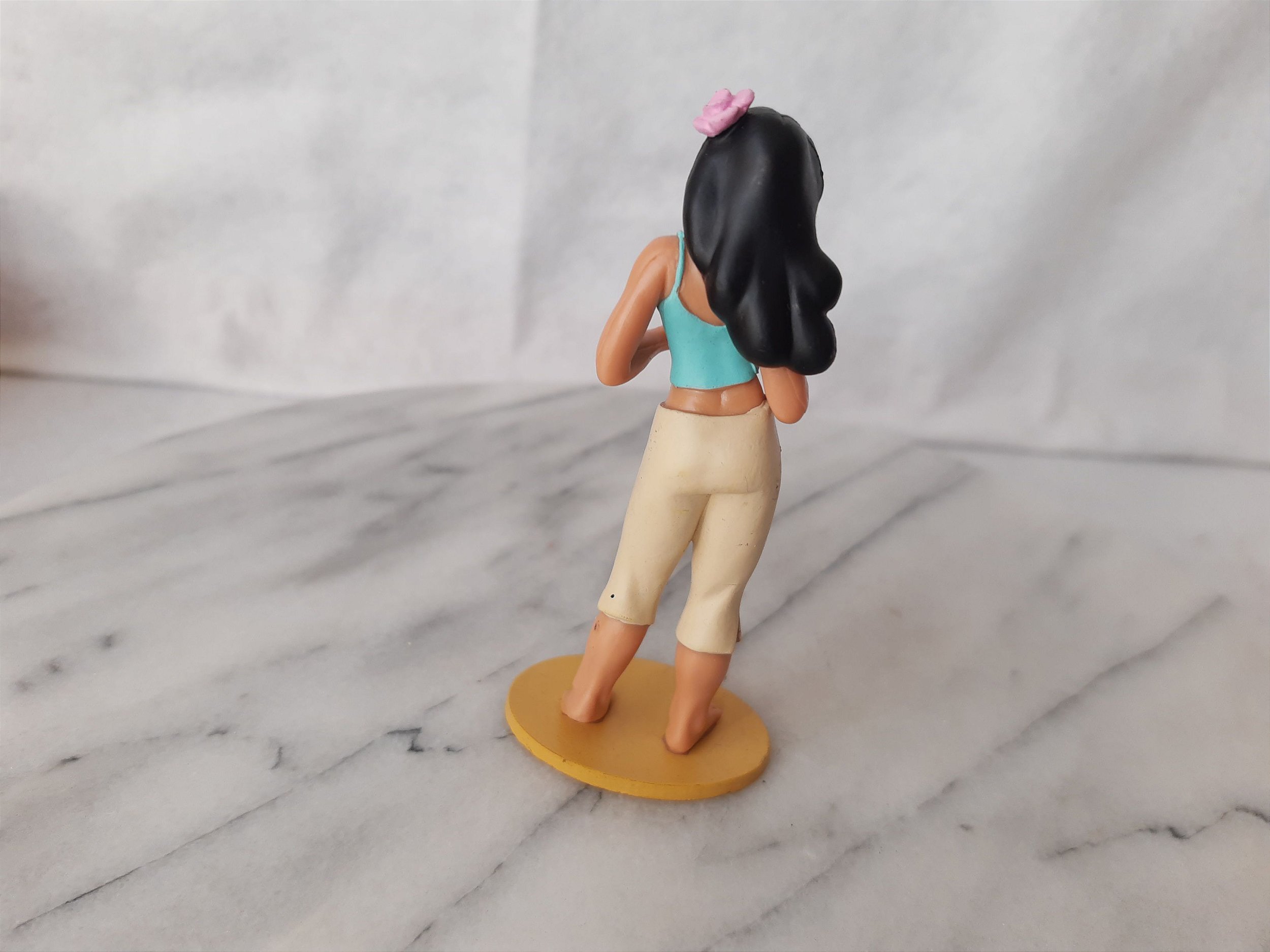 Miniatura de vinil Disney de Nani Pelekai, irmã da Lilo do Lilo e ...