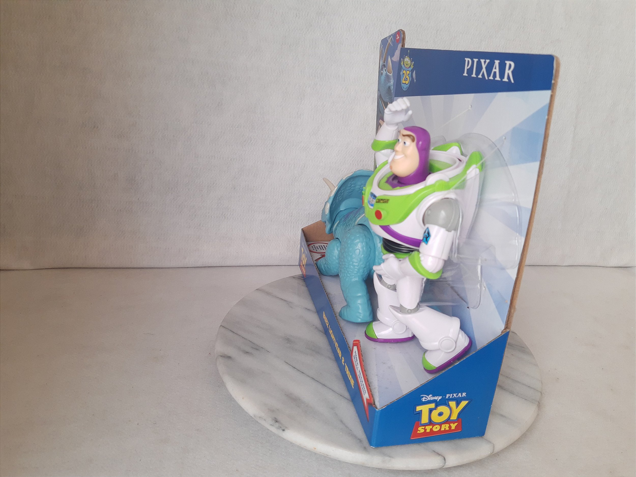 Buzz Lightyear 18 cm e Trixie 25cm comprimento,Toy story - Disney Pixar ...