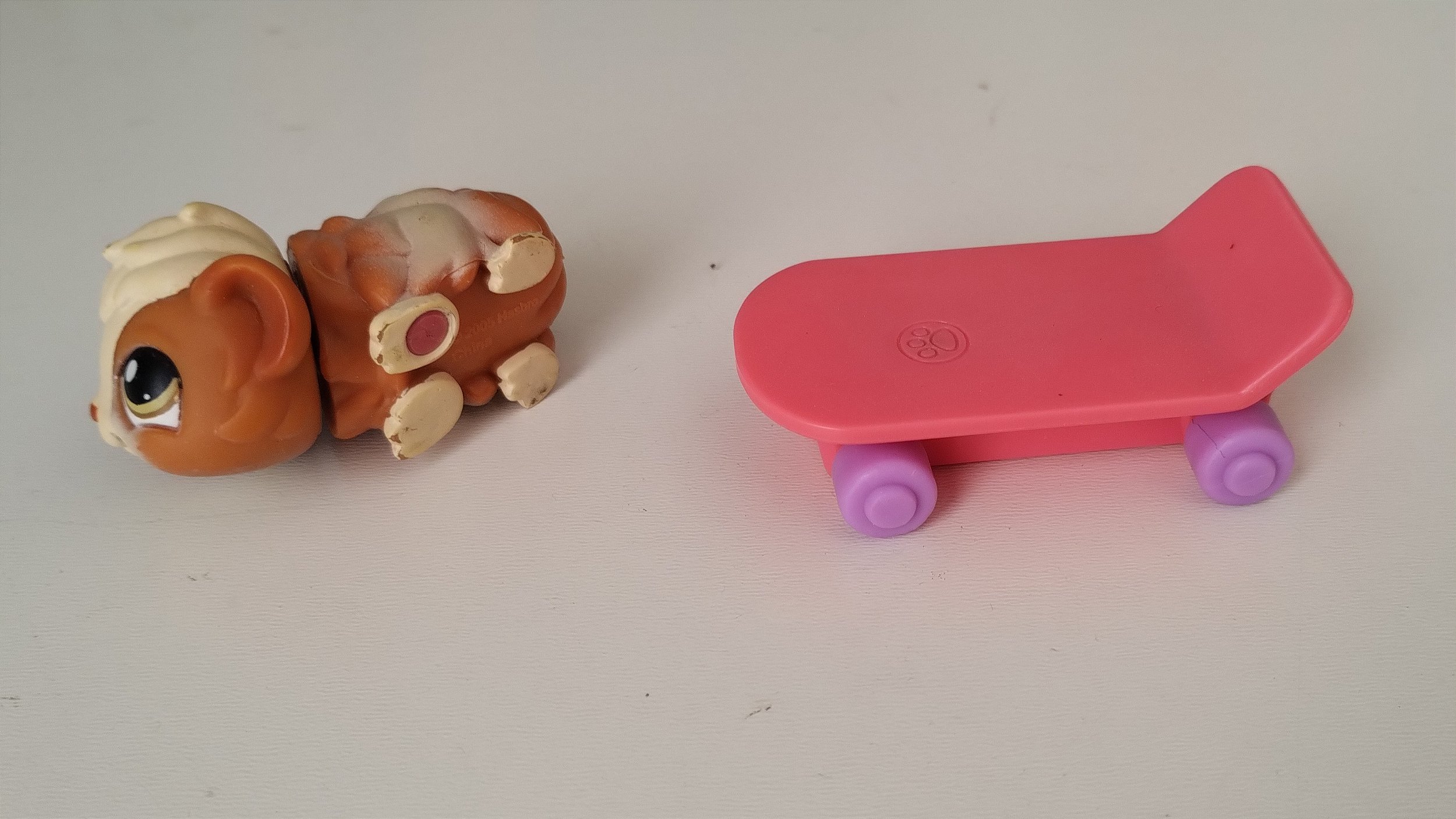 Littlest Pet Shop LPS #213 porquinho da India imã em uma das patas no ...