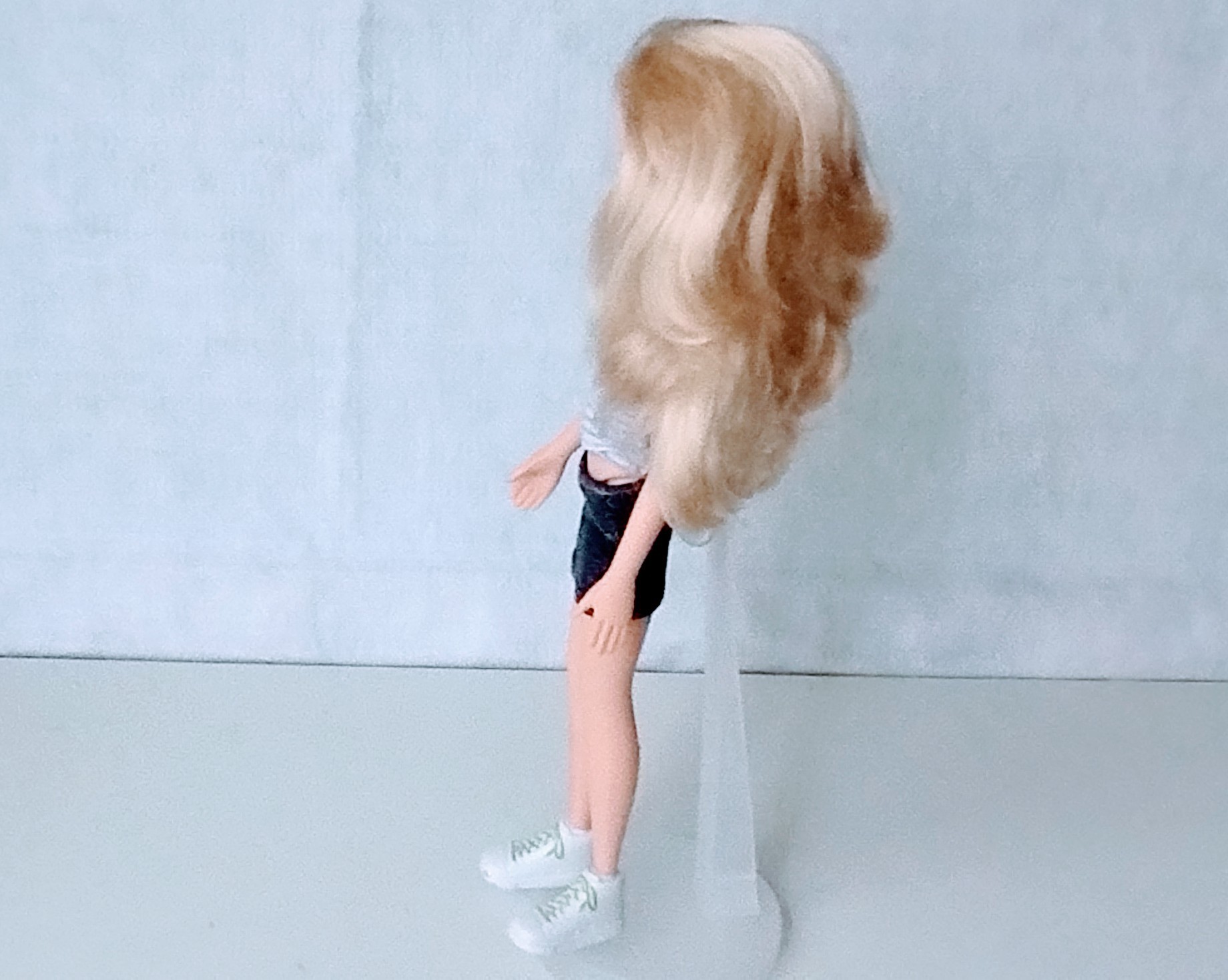 Boneca Moxie Girlz loura 27 cm usada - Taffy Shop - Brechó de brinquedos