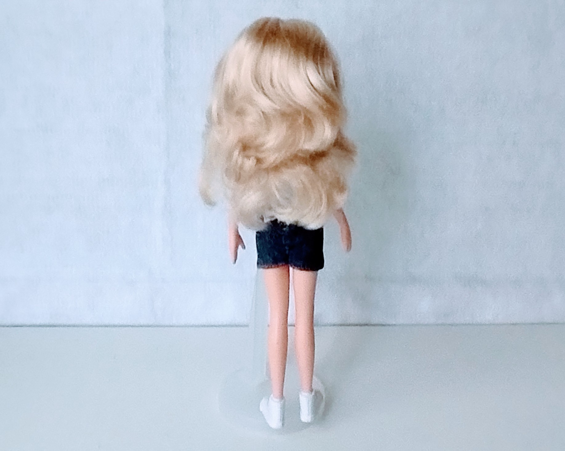 Boneca Moxie Girlz loura 27 cm usada - Taffy Shop - Brechó de brinquedos