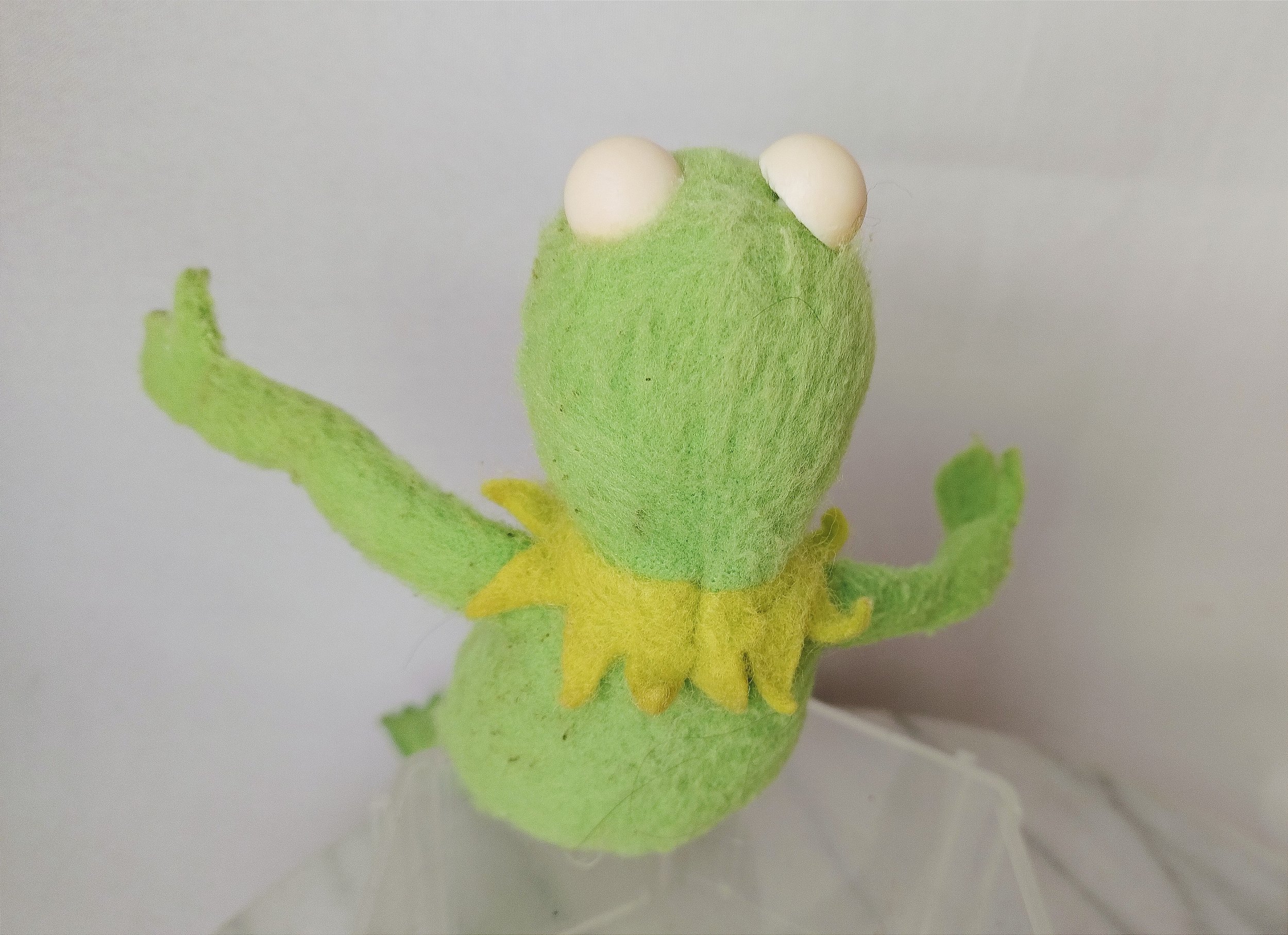 Mini pelúcia estrutura de arame posavel caco sapo / Kermit do Muppet ...