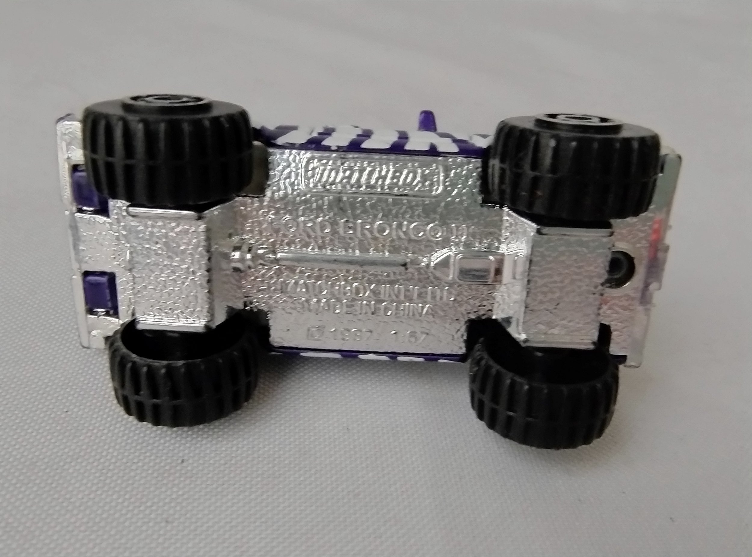 Miniatura de metal Matchbox 1987 Ford Bronco zebra usado - Taffy Shop ...