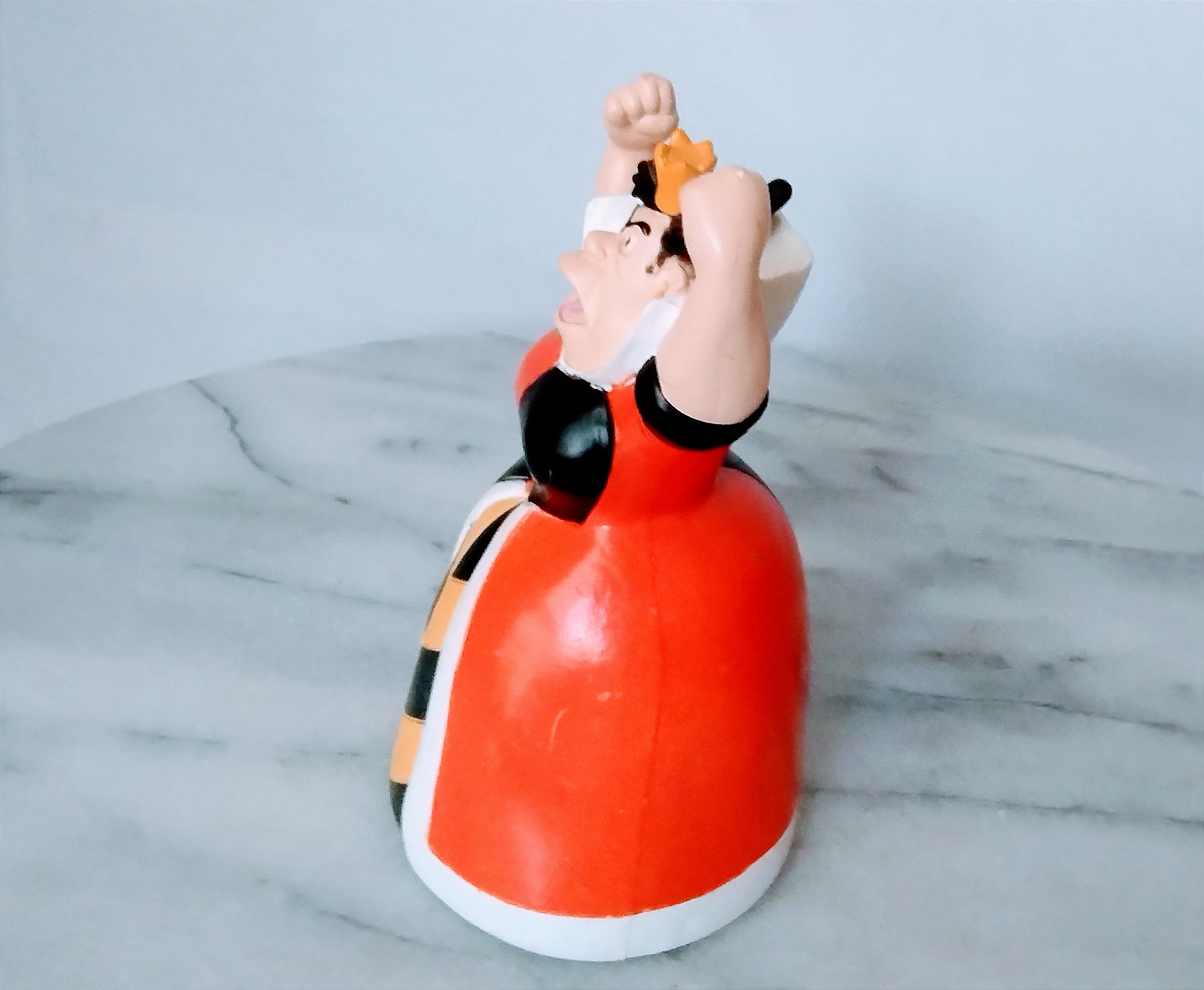 Miniatura Disney Rainha de copas da Alice no pais das maravilhas Disney ...